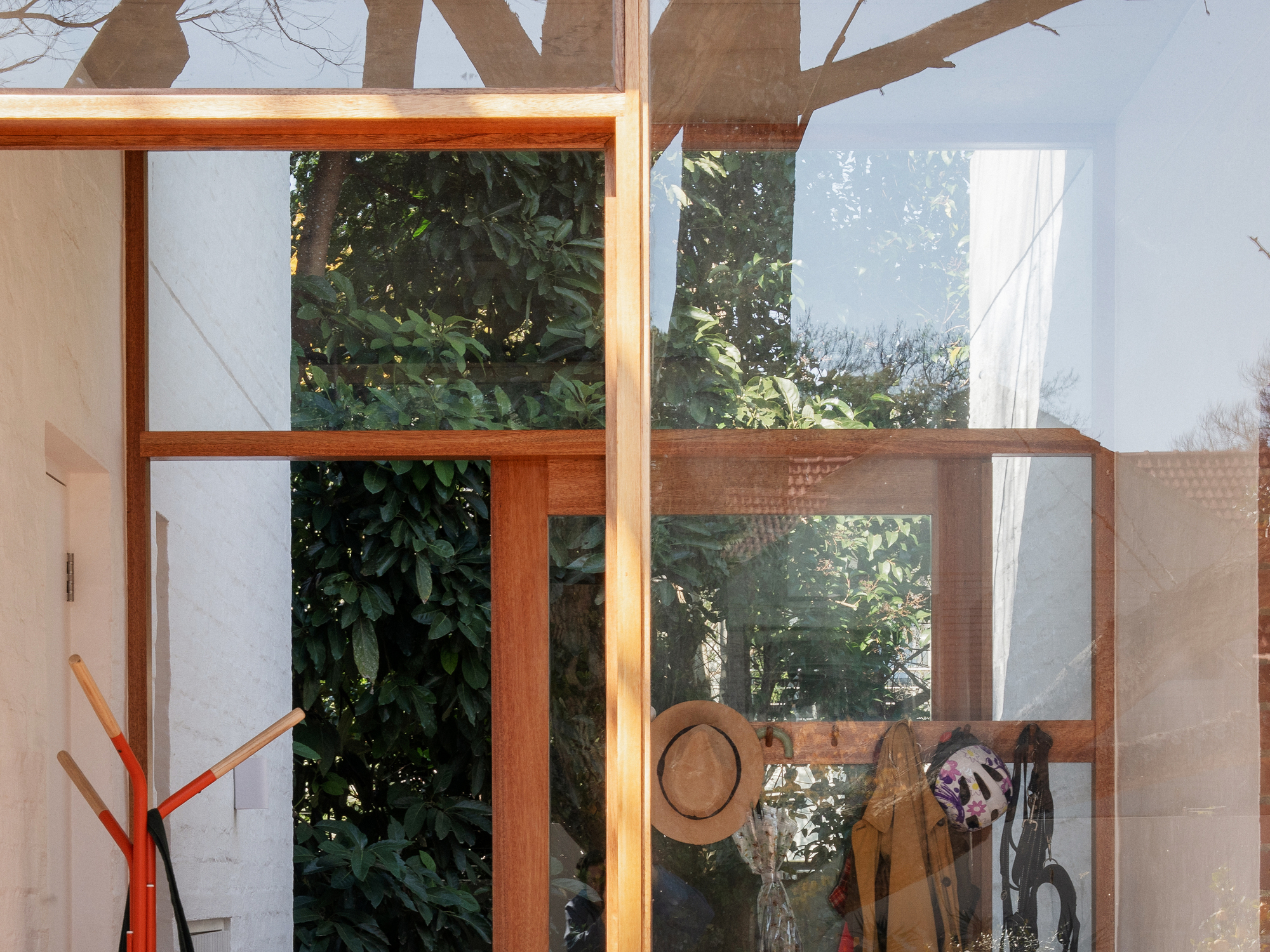 Gallery of Two Sides House / MiMo Architects - 21