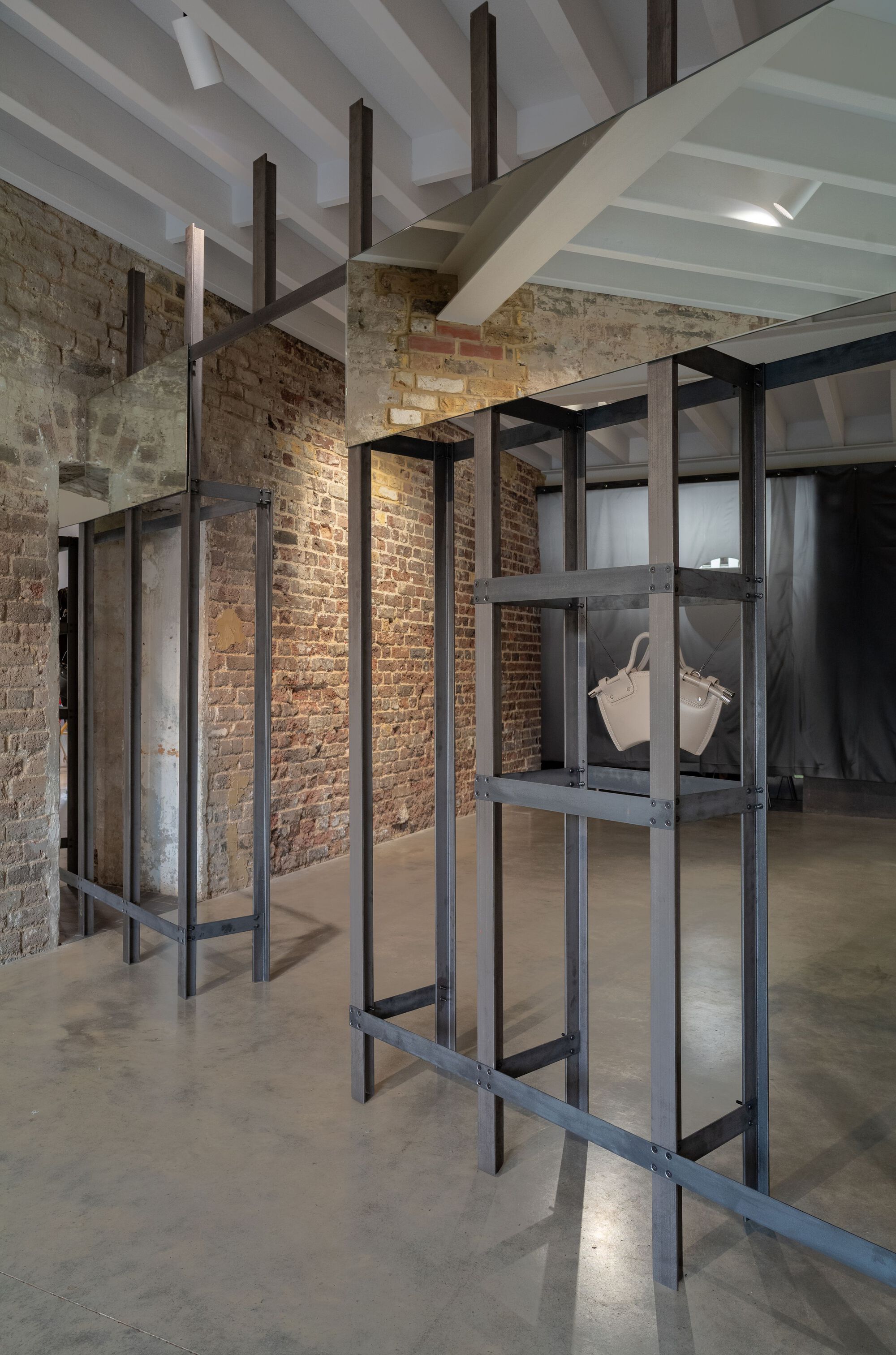 Galeria de Pop-Up Store THE FRIDGE, ONATERI’s / Clube - 12