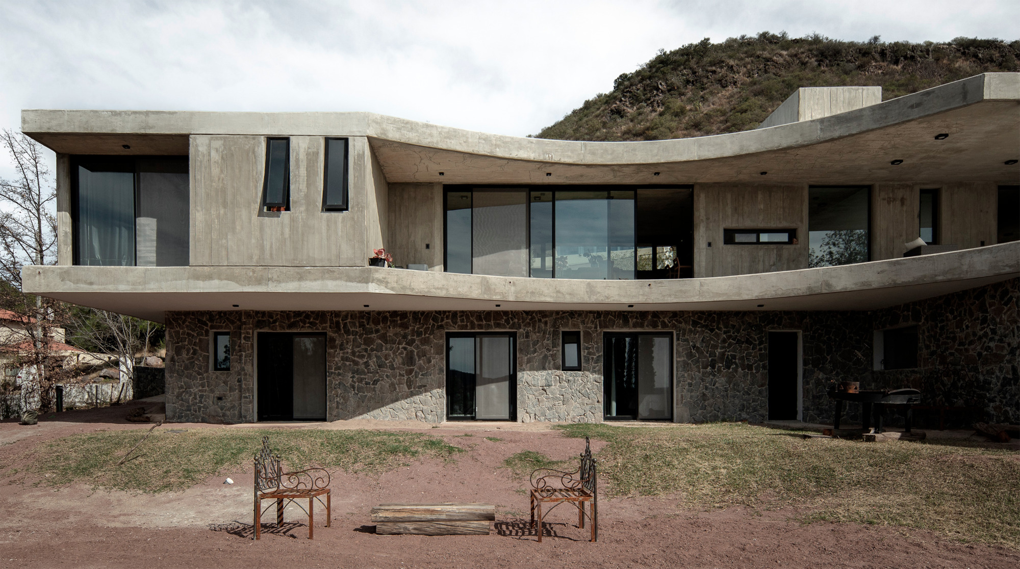 Gallery of House Pirca / Manto Arquitectura - 2