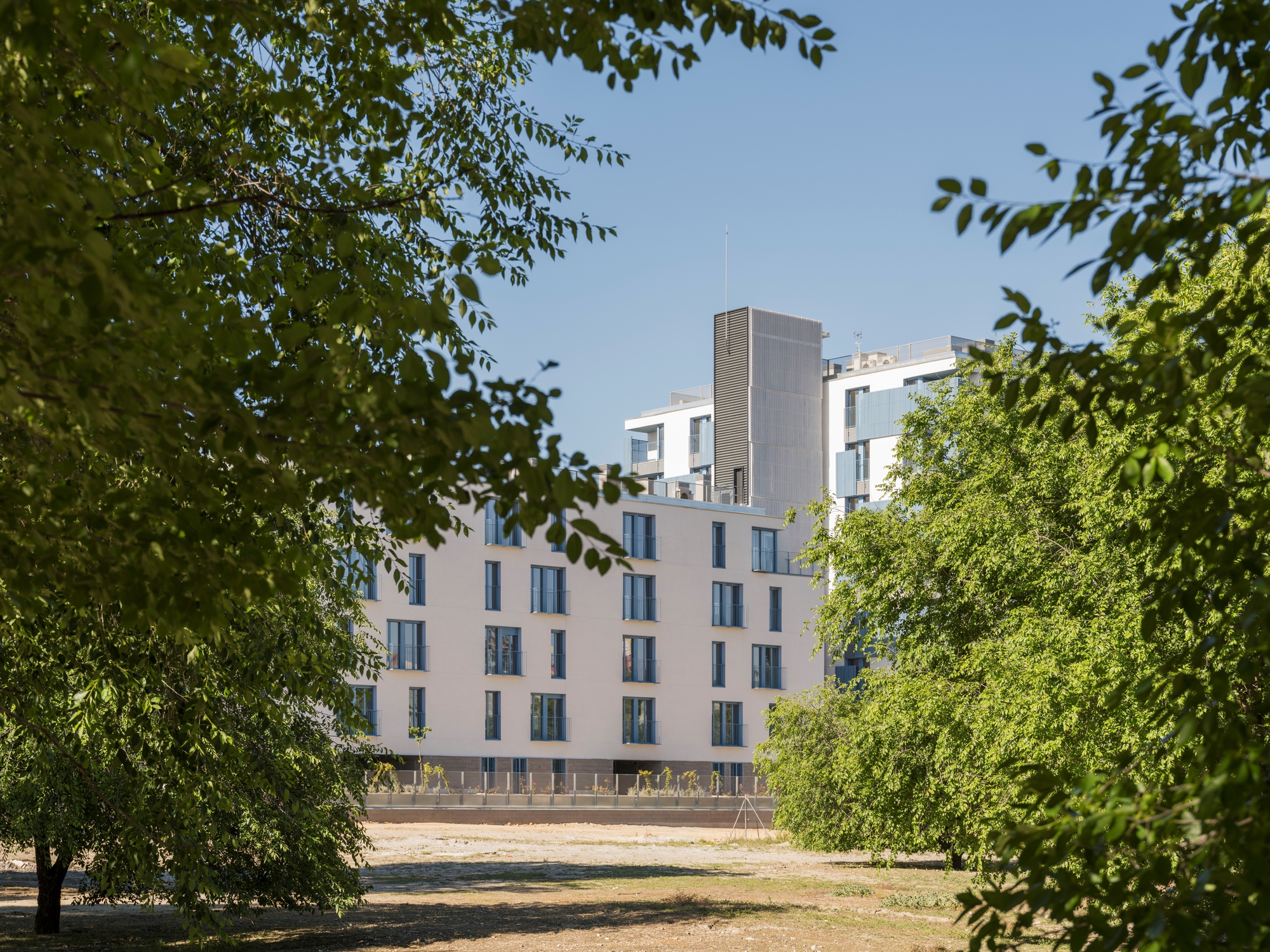 Gallery of 73 Social Housing Units in Vallecas - Rosilla 3 / Ricardo Sánchez González - 20