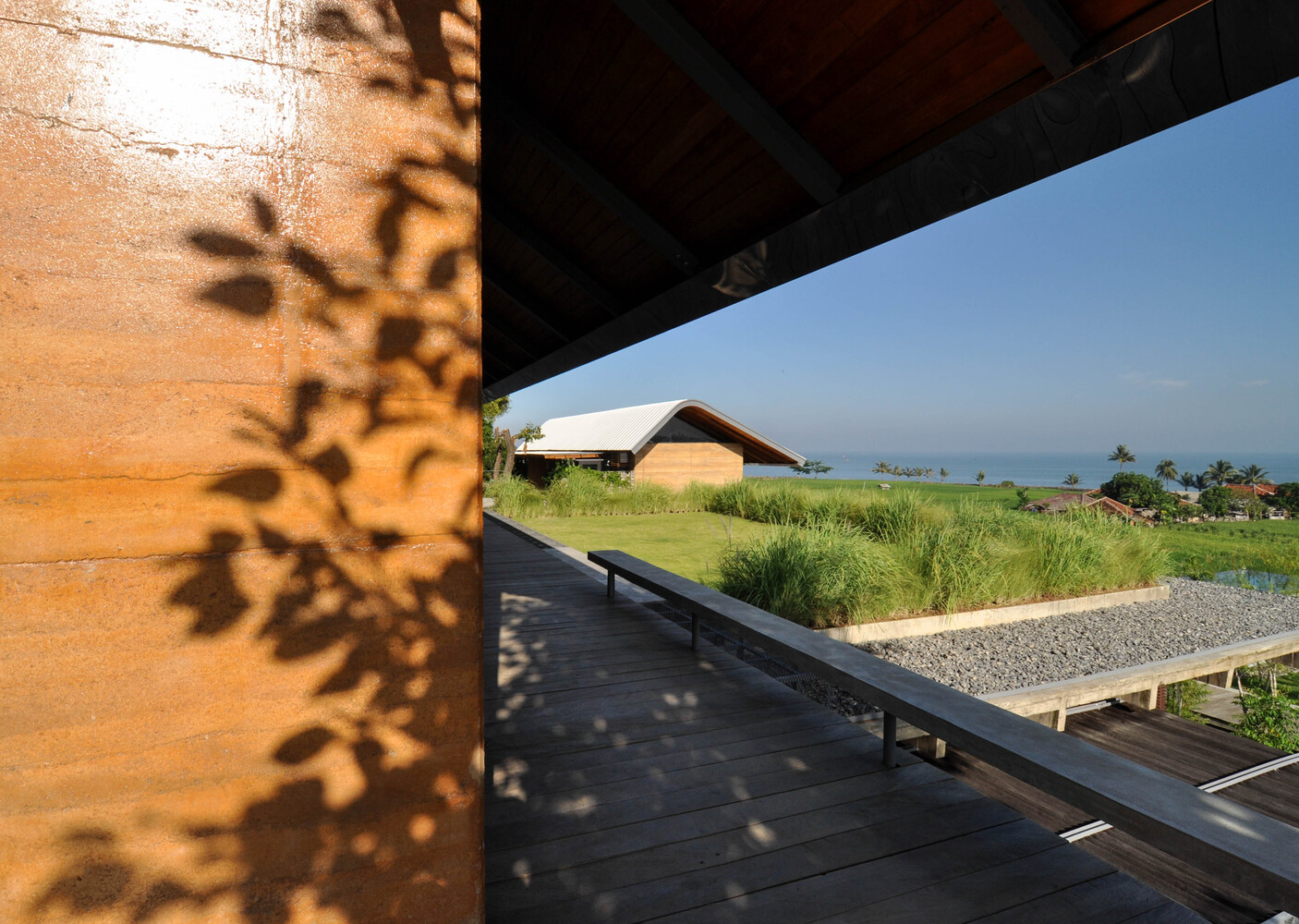 Gallery of Omah Tanah House / Budi Pradono Architects - 9