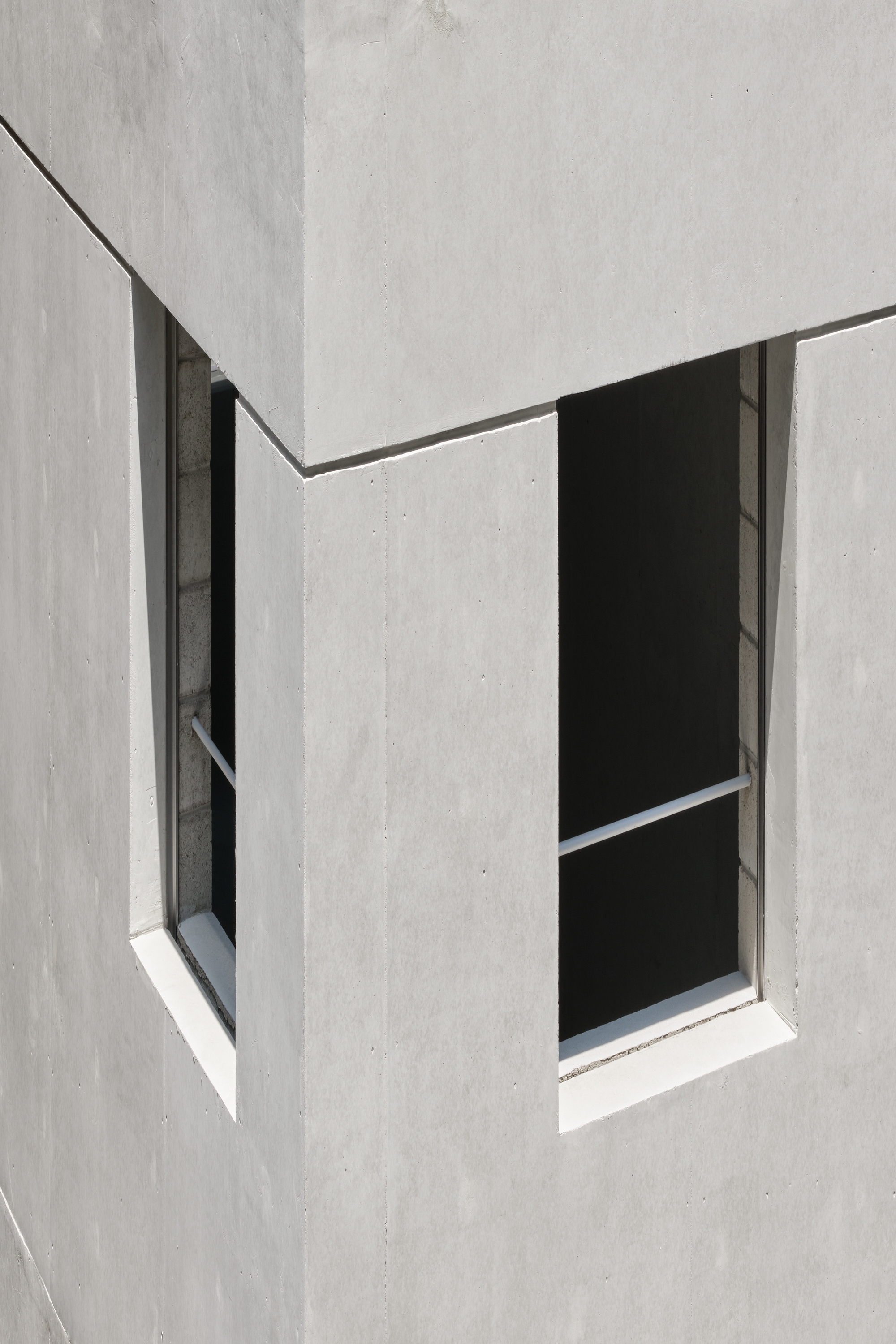 Galeria de Edifício de Escritórios Surreally so Real / FHHH friends - 16