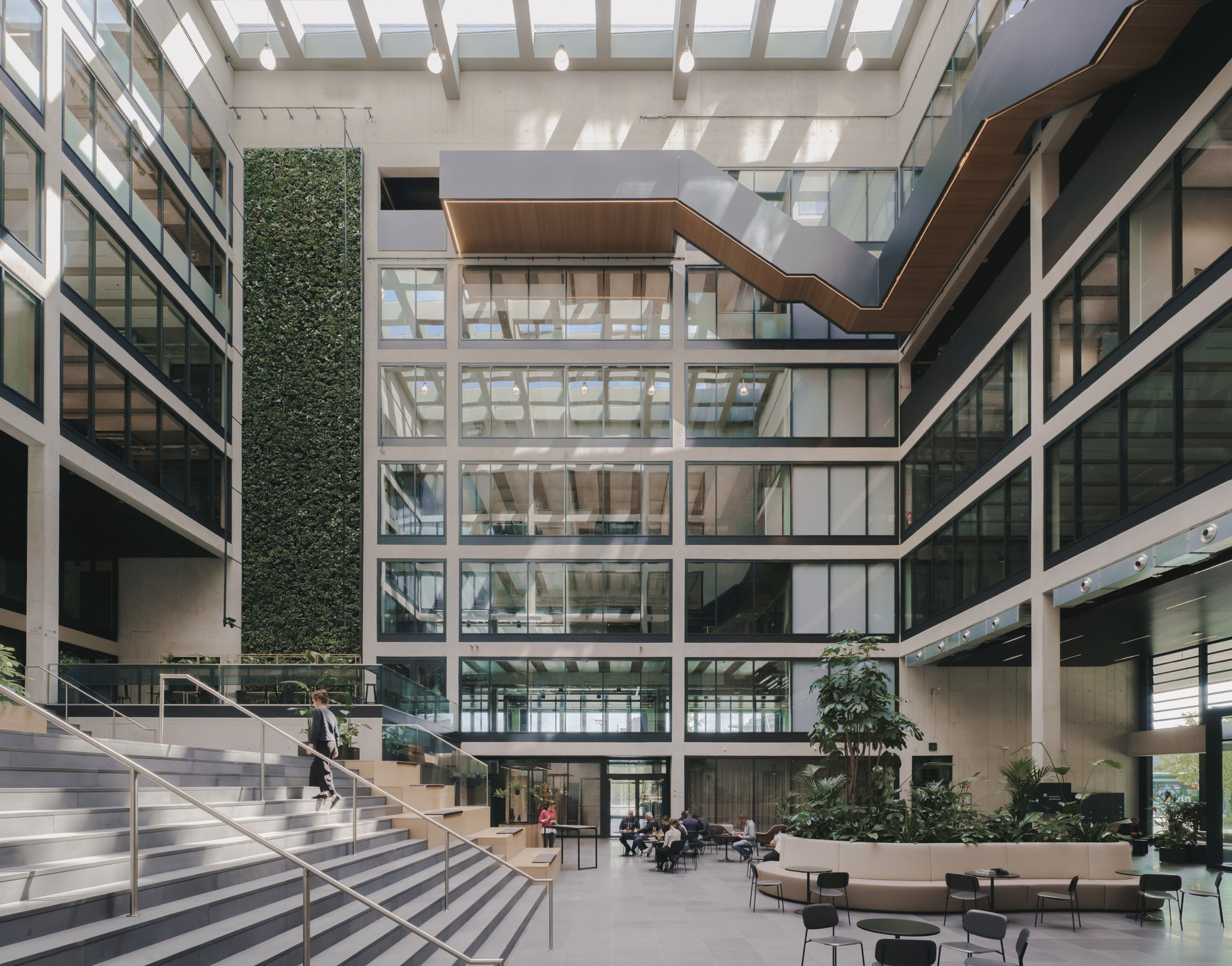 Gallery of EDGE HafenCity / HENN - 4