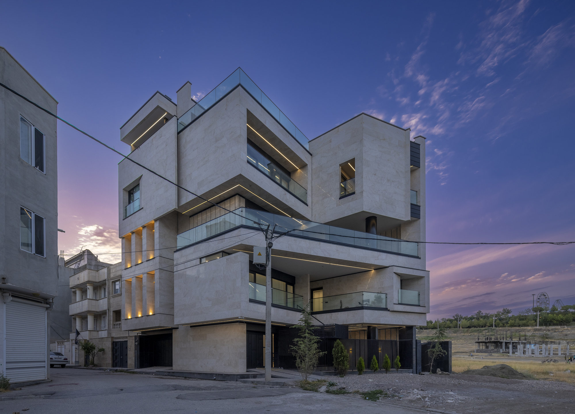 Gallery of Doa Residential Building / White Cube Atelier - 14