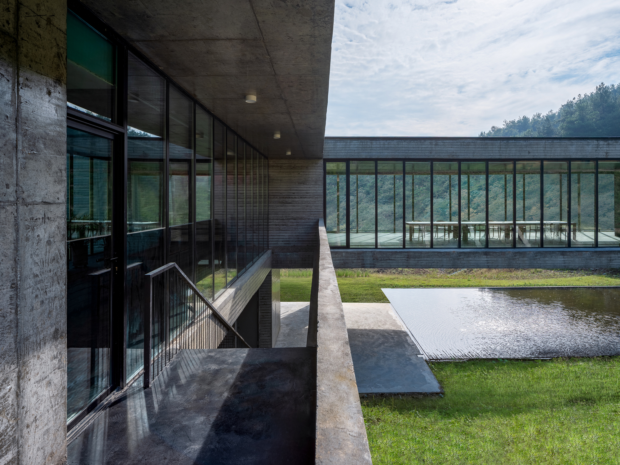 Gallery of Wudang Mountain Visitor Center / Moguang Studio - 9