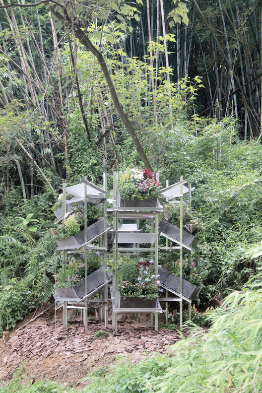 Flower Room / Office for Roundtable + JXY Studio | ArchDaily
