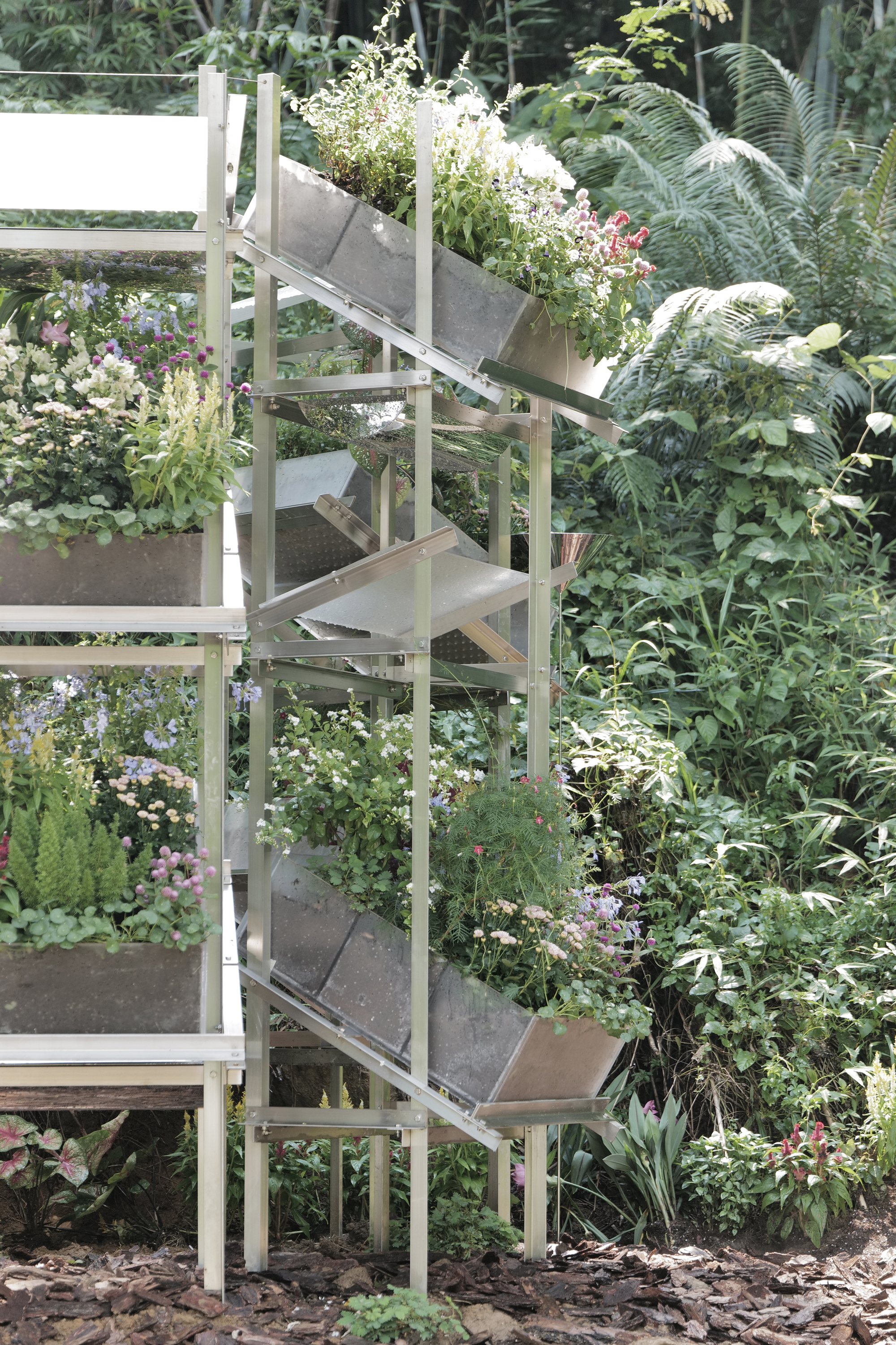 Gallery of Flower Room / Office for Roundtable + JXY Studio - 9