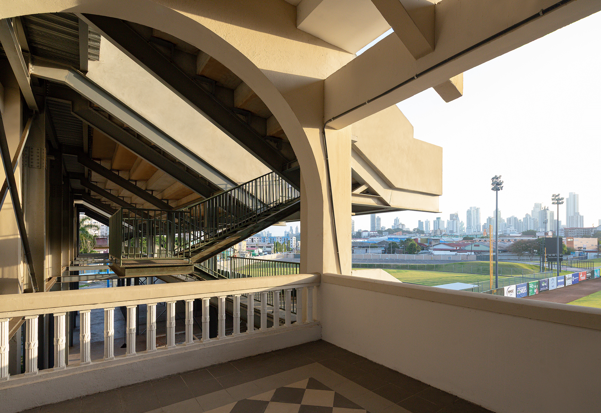 Galeria de Estádio Juan Demóstenes Arosemena / David Tapia + Rafael Watson + Daniel Young ...