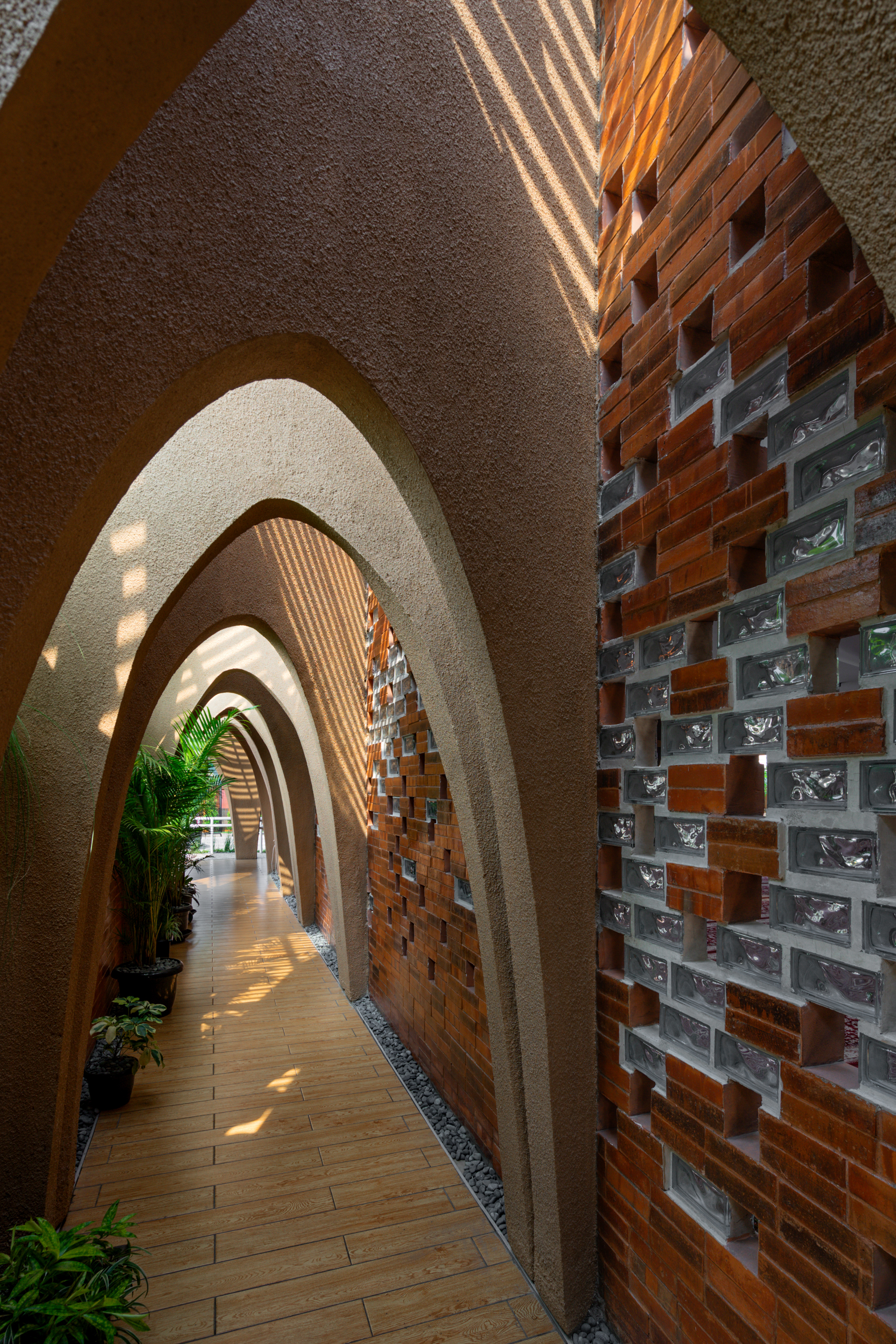 Gallery of Jami At-Taqwa Mosque Cibinong / Ismail Solehudin ...