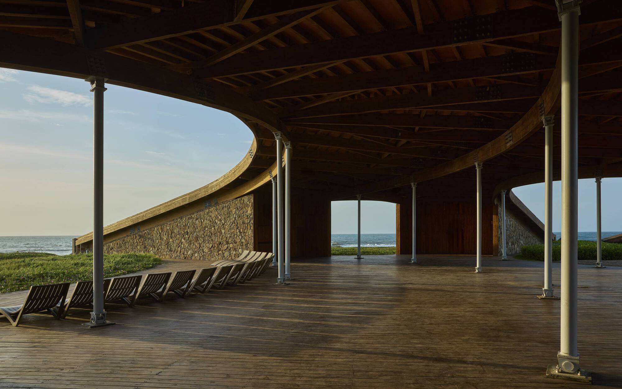 Galería de Centro de deportes Náuticos Salinas del Rey / DEB + El ...