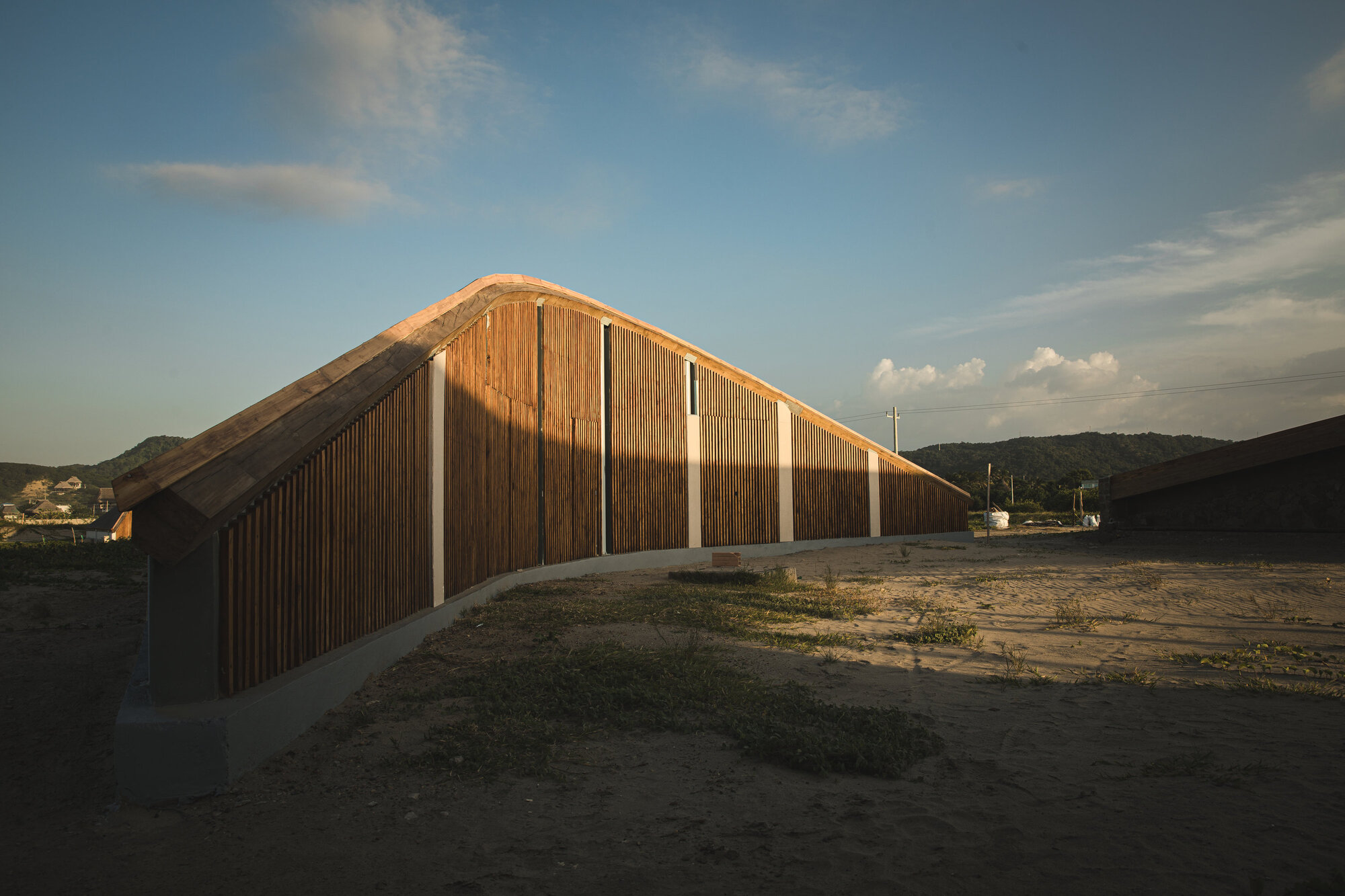 Galería de Centro de deportes Náuticos Salinas del Rey / DEB + El ...