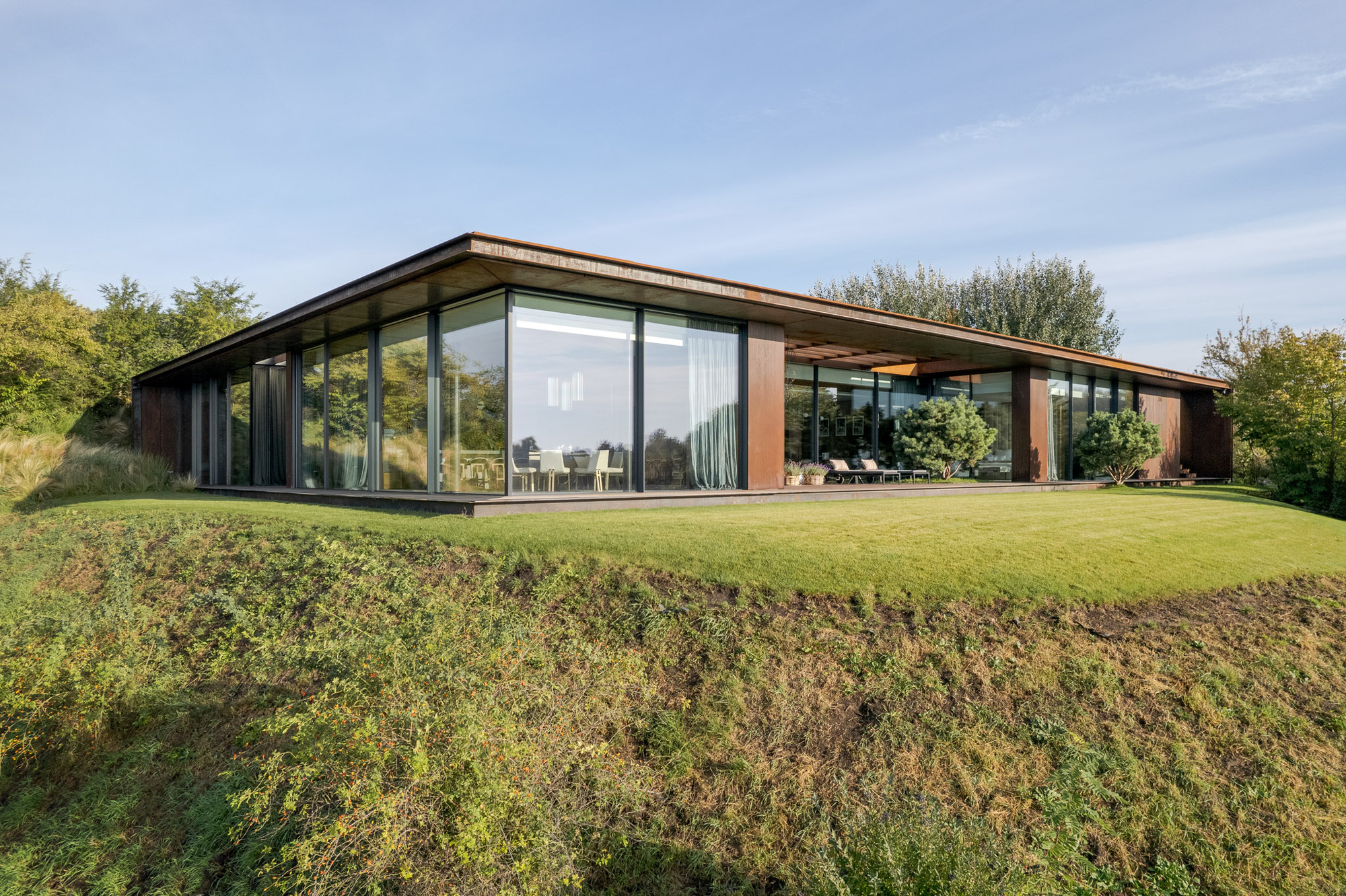Gallery of House in the Slope / 77 Studio architecture - 7
