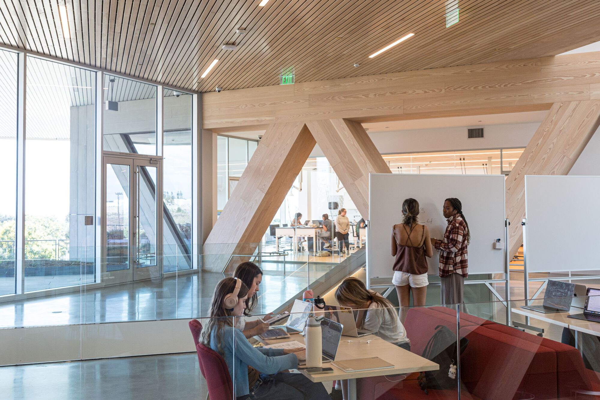 Gallery of Claremont McKenna College Robert Day Sciences Center / BIG - 17