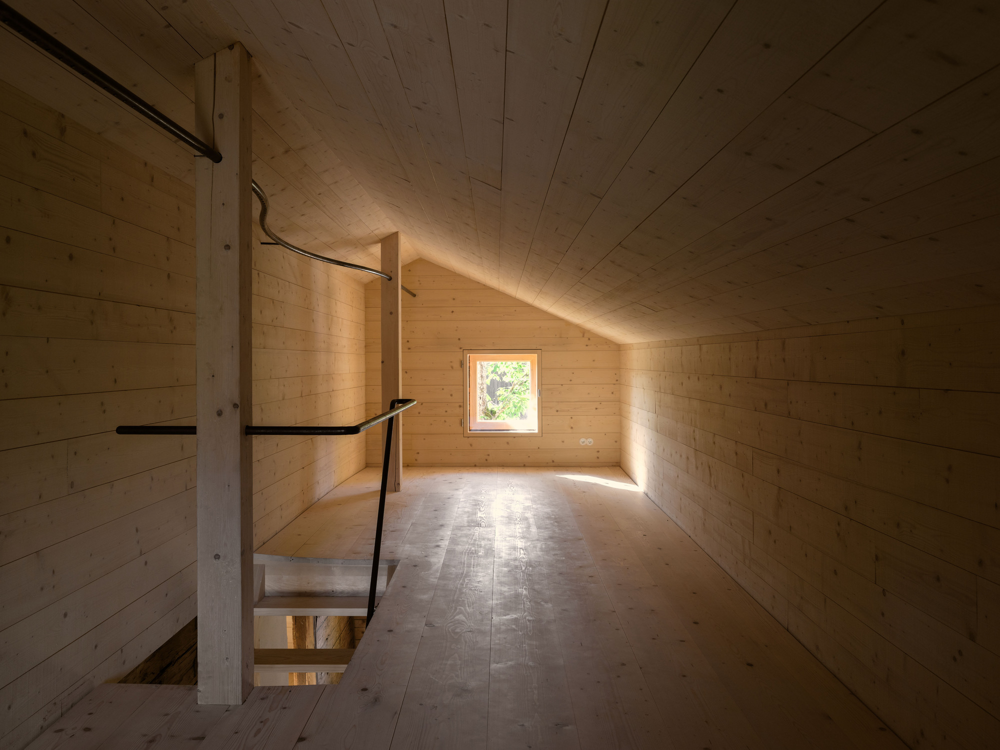 Galería de Casa con un Techo Elevado / Maximilian Hartinger Architekt - 15