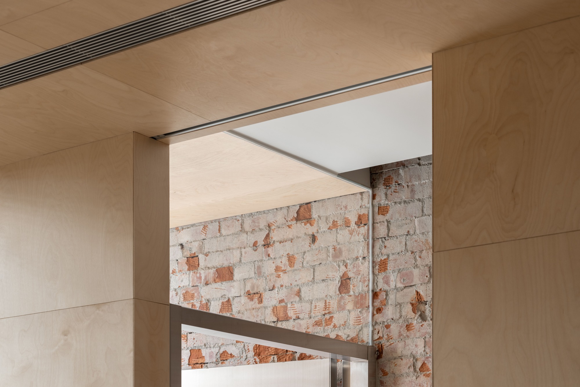 Gallery of Alley 10 House / True Thing Design Studio - 3