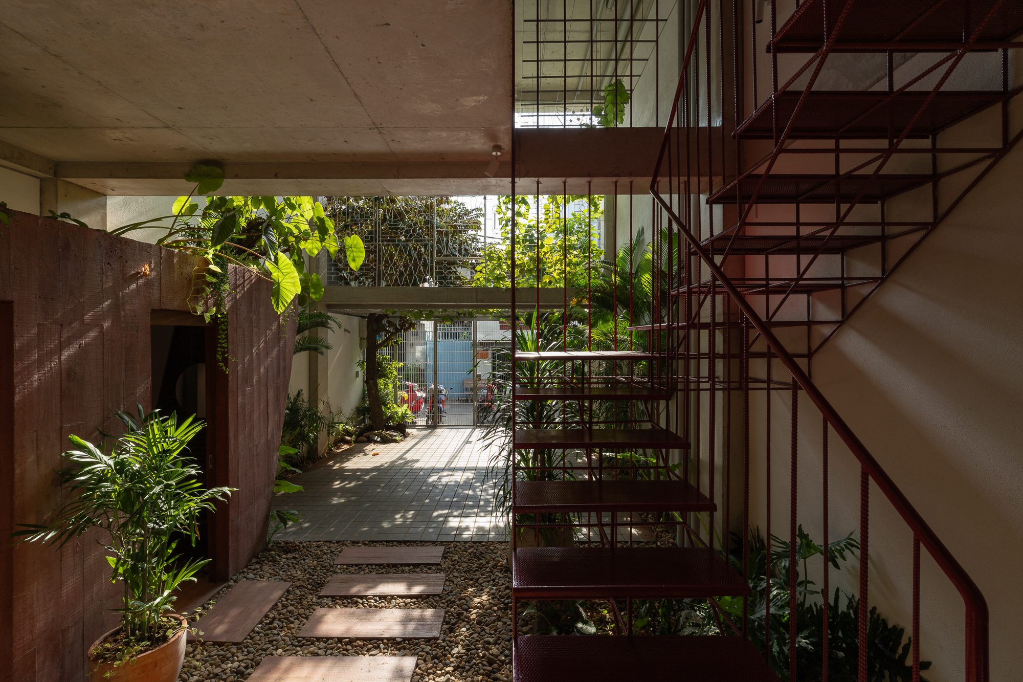 Galeria de Casa Atemporal / KAA DESIGN + H2 - 15
