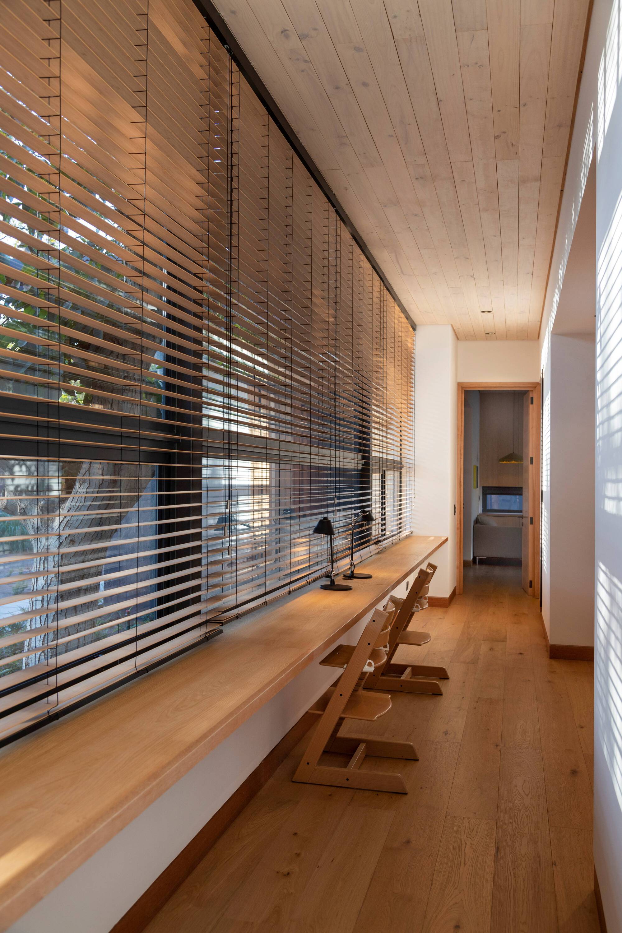 Galeria de Casa Calle Larga / emA Arquitectos - 17