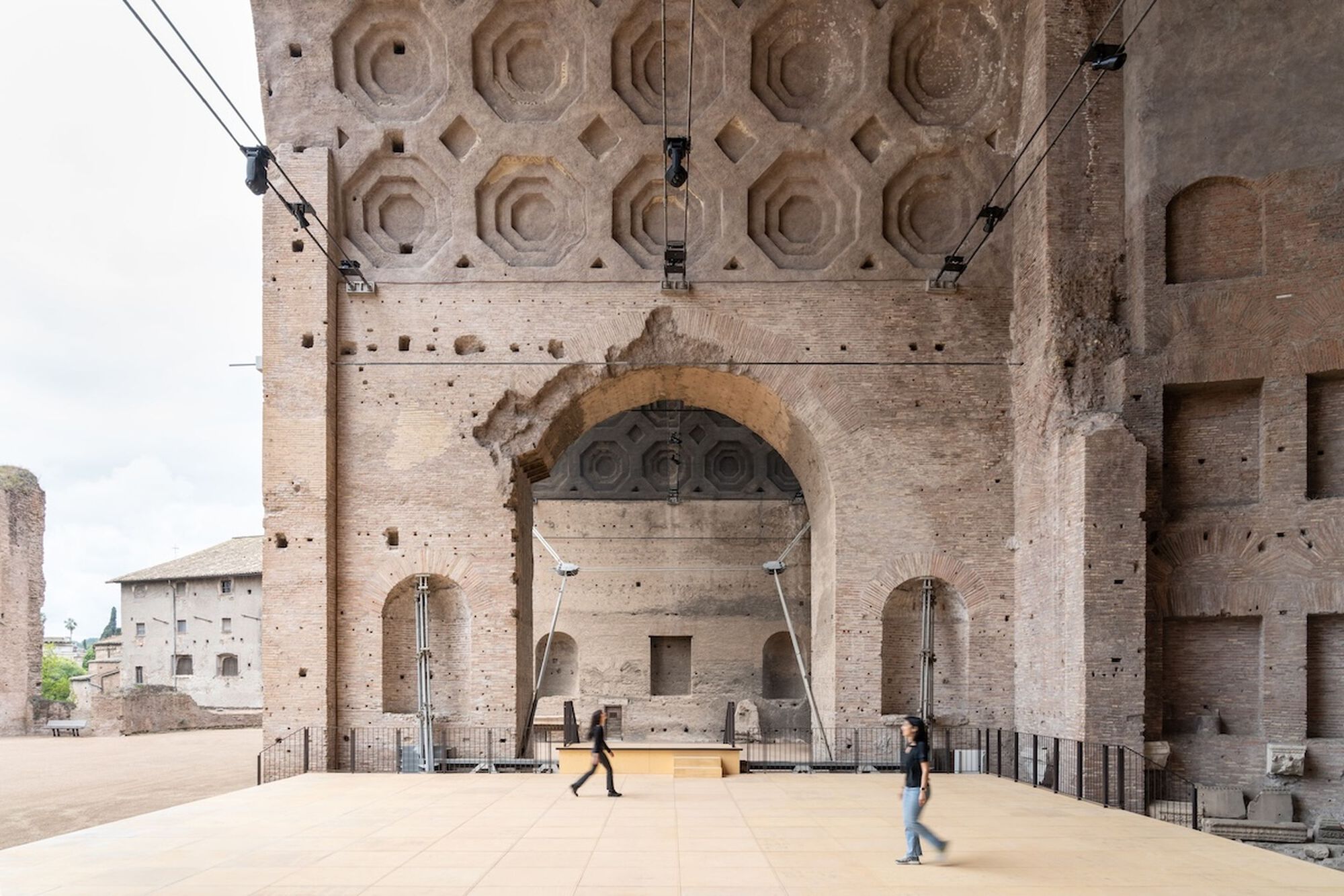 Gallery of Basilica di Massenzio Exhibition Pathway / Alvisi Kirimoto ...