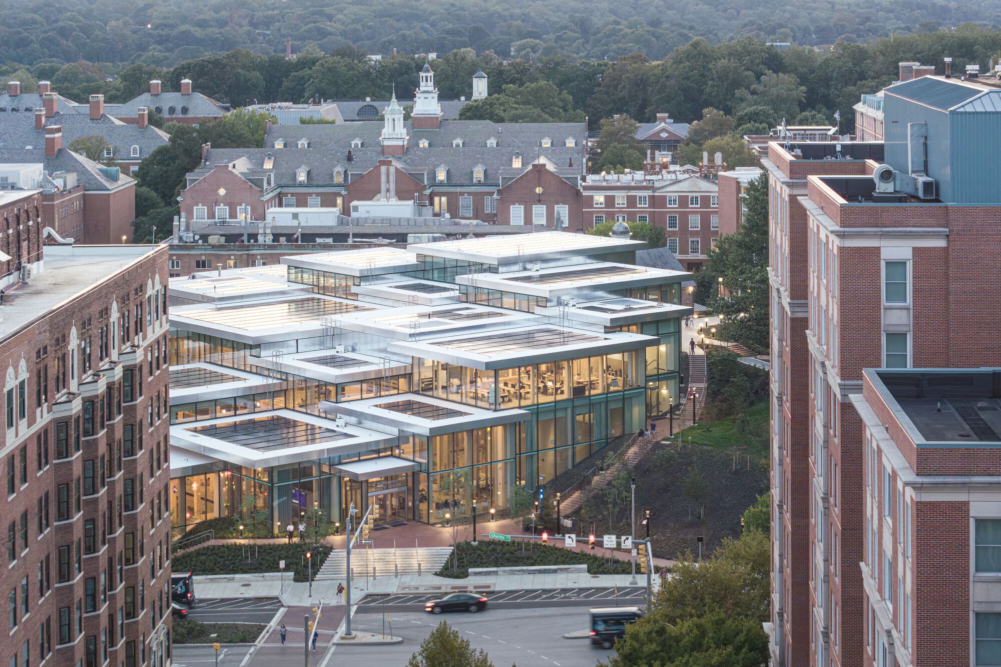 画廊 布隆伯格学生活动中心 / BIG + Rockwell Group + Michael Van Valkenburgh ...