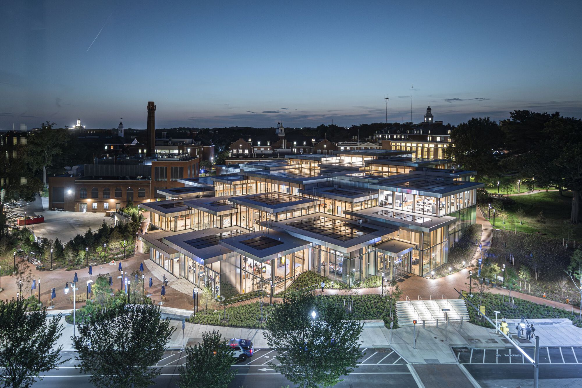 画廊 布隆伯格学生活动中心 / BIG + Rockwell Group + Michael Van Valkenburgh ...