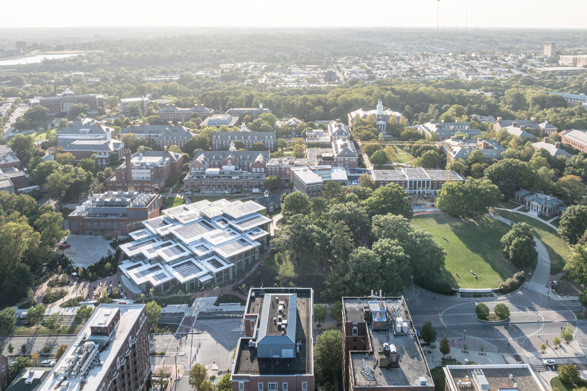 画廊 布隆伯格学生活动中心 / BIG + Rockwell Group + Michael Van Valkenburgh ...