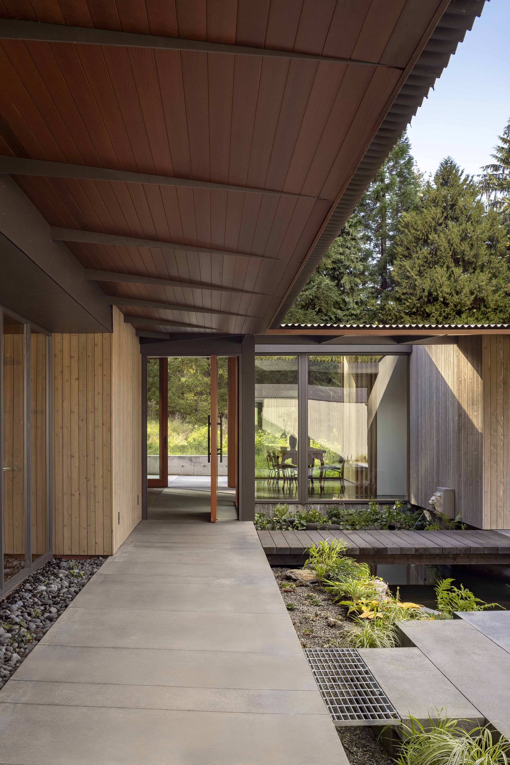Gallery of French Creek Workshops House / Wittman Estes - 8