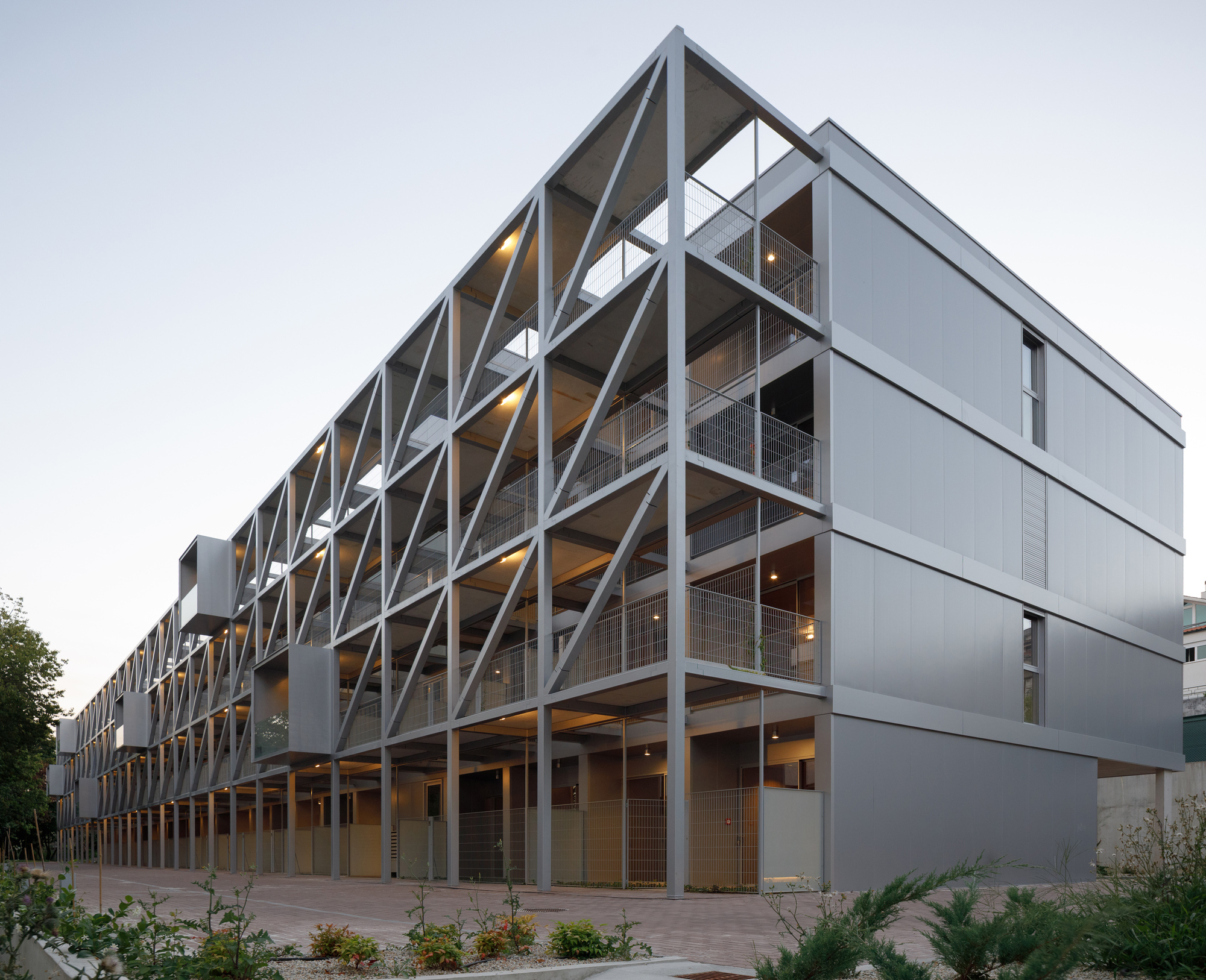 Edifício Residencial Studios 24.6 / Pitagoras Group | ArchDaily Brasil