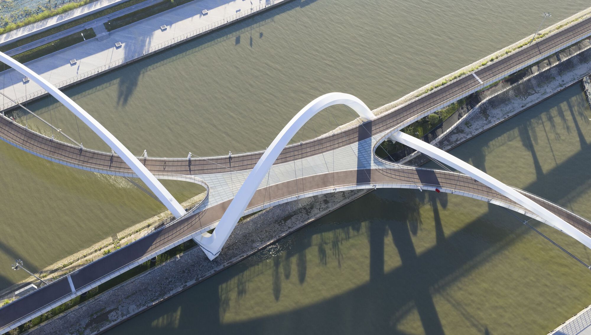 Galeria de Ponte de Acesso ao Grande Canal - Hangzhou / Zaha Hadid ...