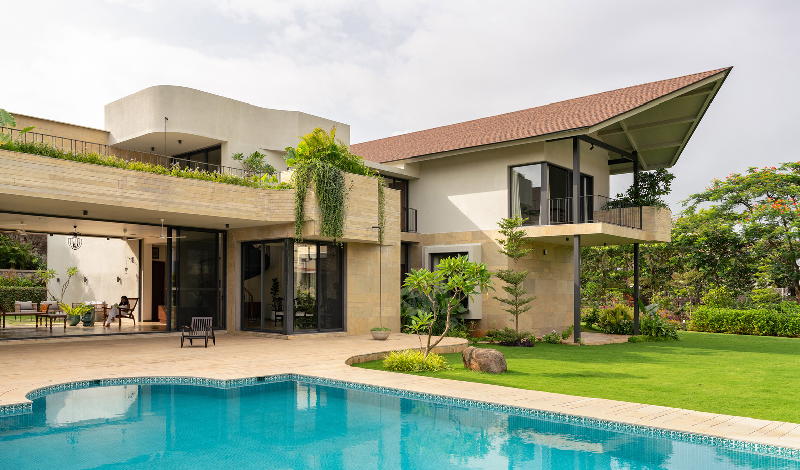 Gallery of Villa Familia / unTAG - 1