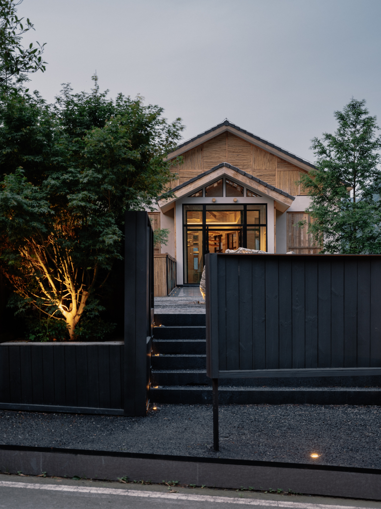 Gallery of Clouhaus Hotel / RooMoo Design Studio - 30