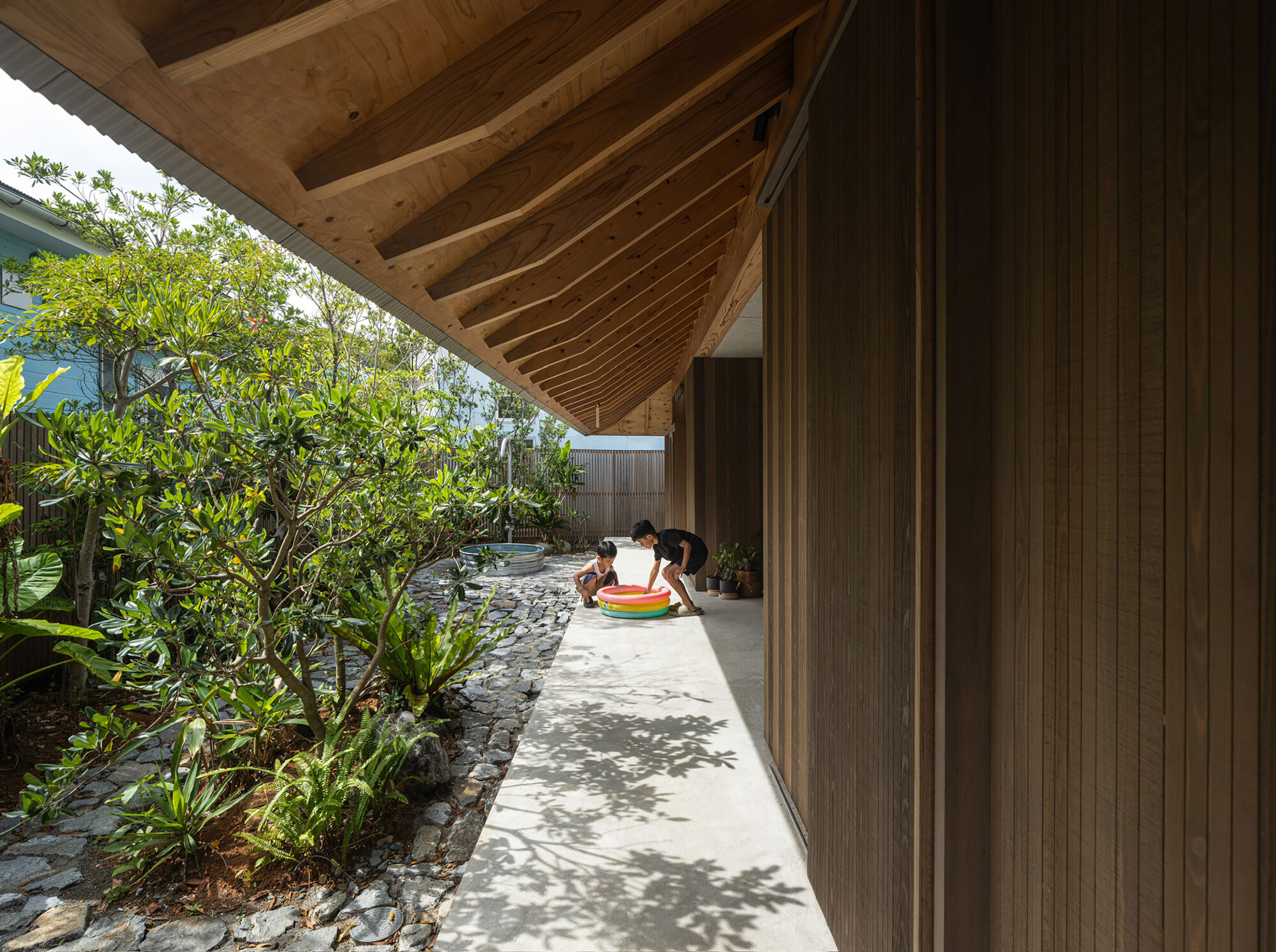 Gallery of AMAMI House / Sakai Architects - 8