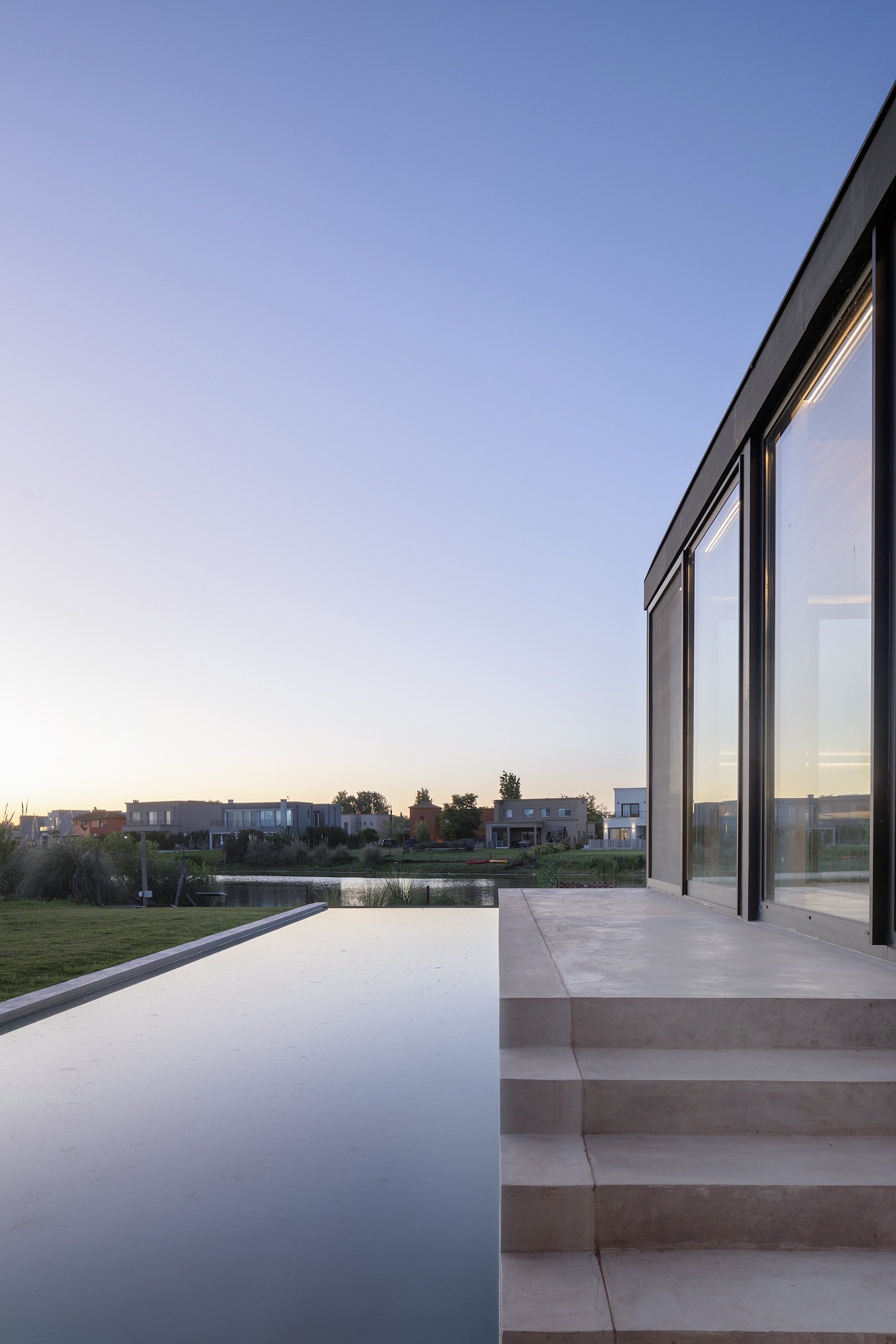Gallery of House in Escobar / Pedro Ignacio Yáñez + Guayra - 19