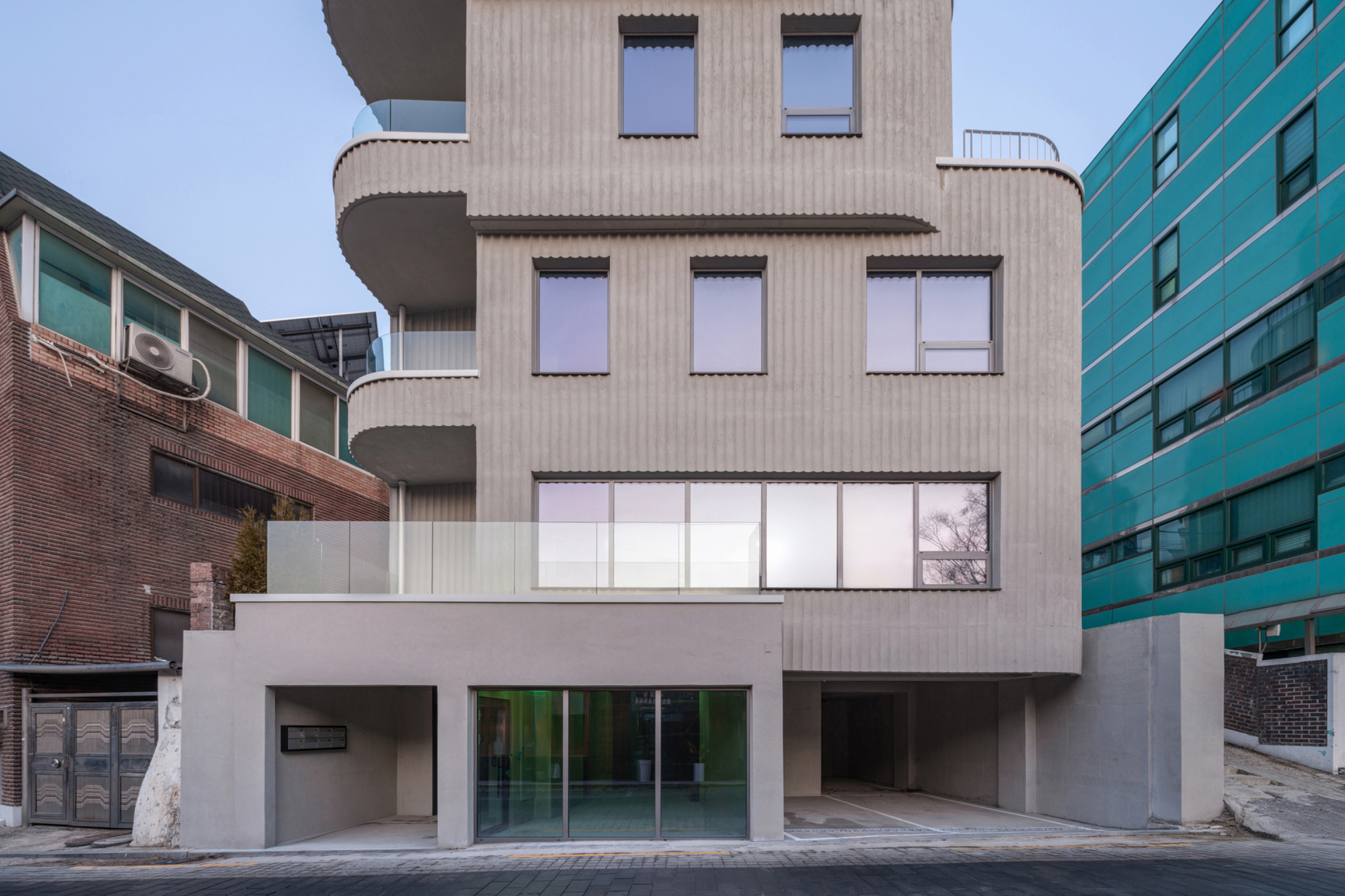 Galeria de Edifício STACK / Johanjun Architects - 17