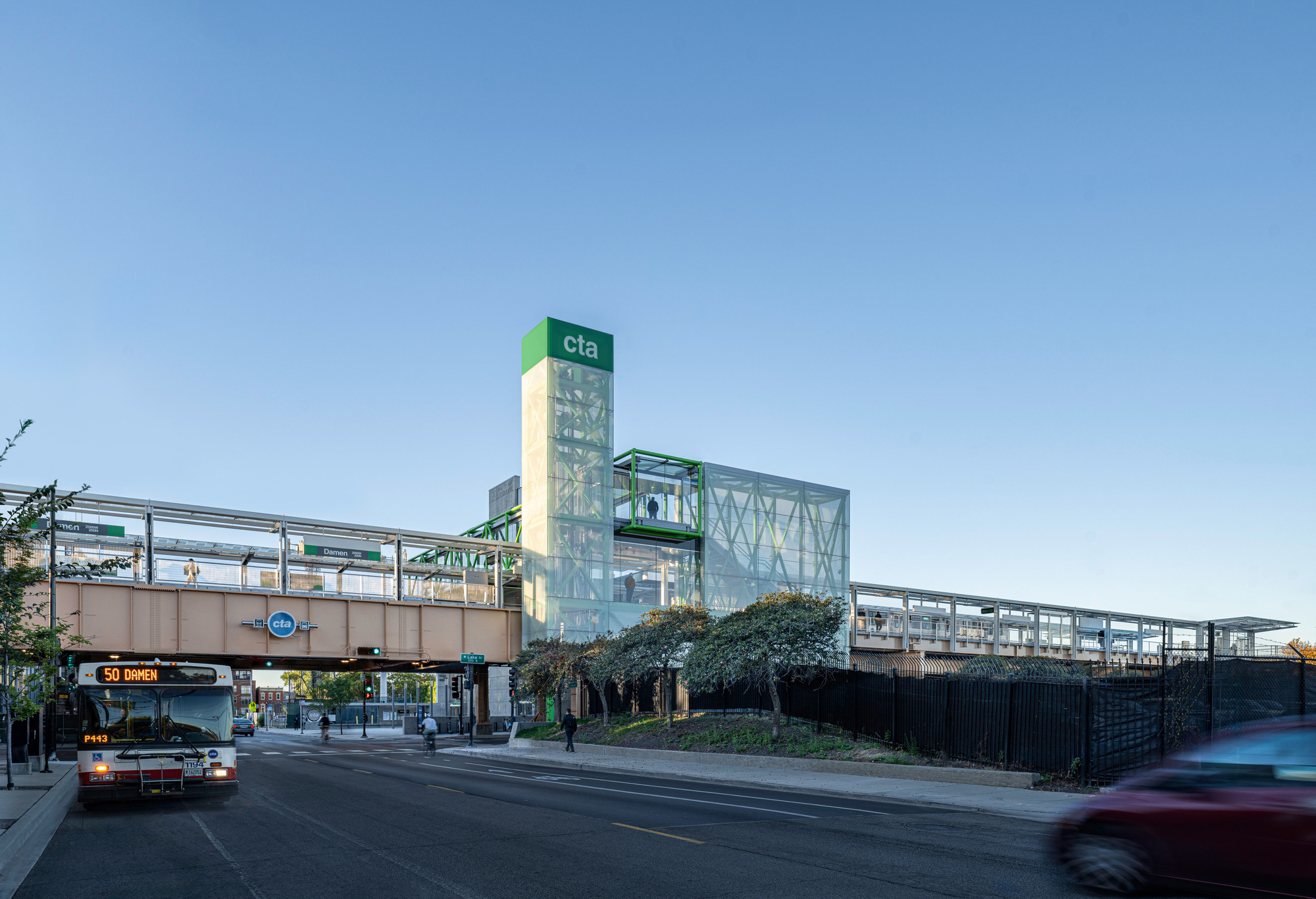 Gallery of Damen Green Line Station / Perkins&Will - 17