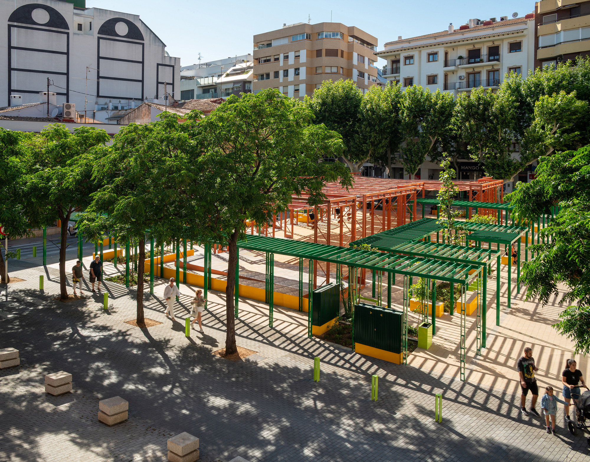 Galería de Plaza María Hervás en el Centro Histórico de Dénia ...