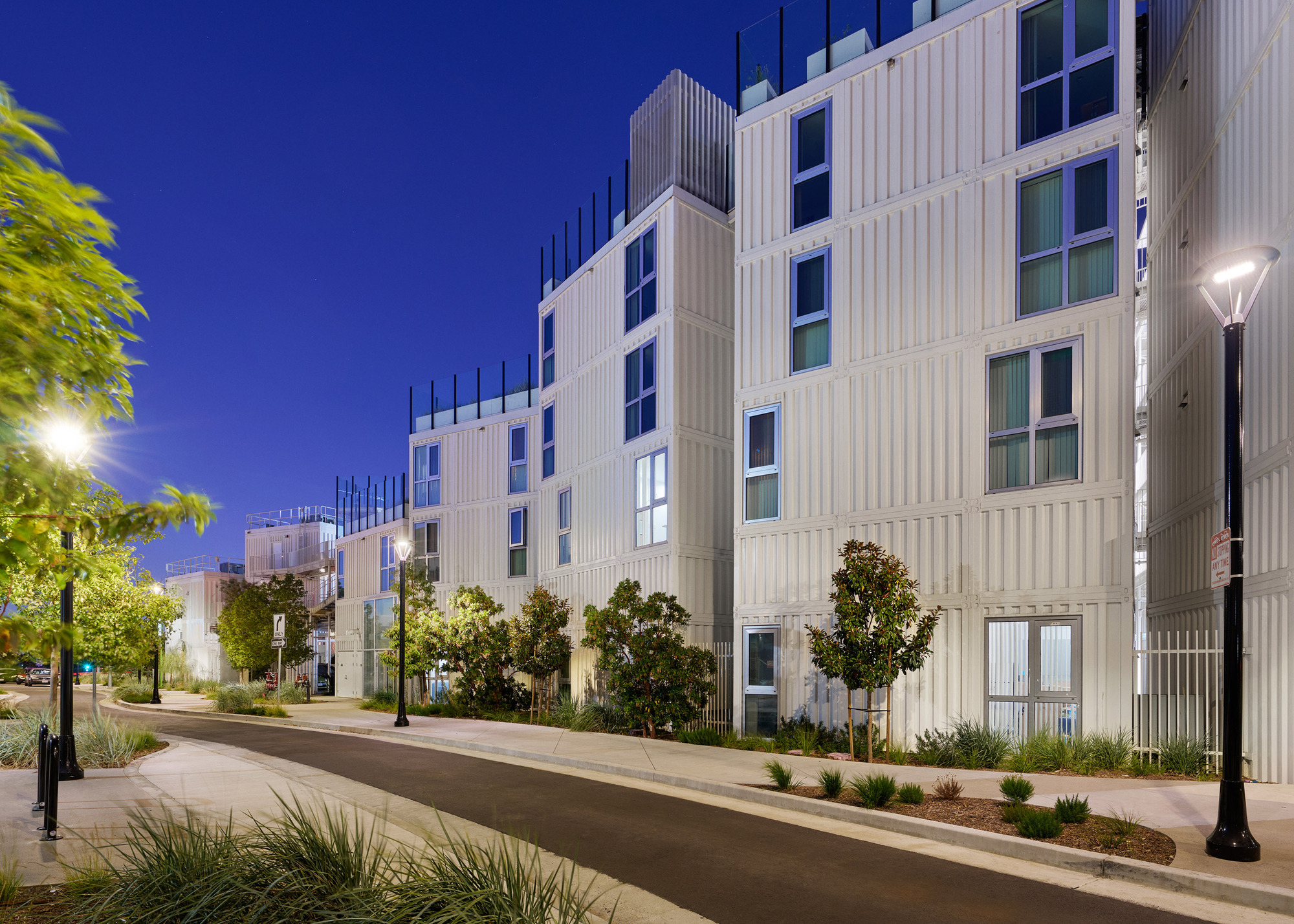 Gallery of Isla Intersections Supportive Housing and Paseo / Lorcan O ...