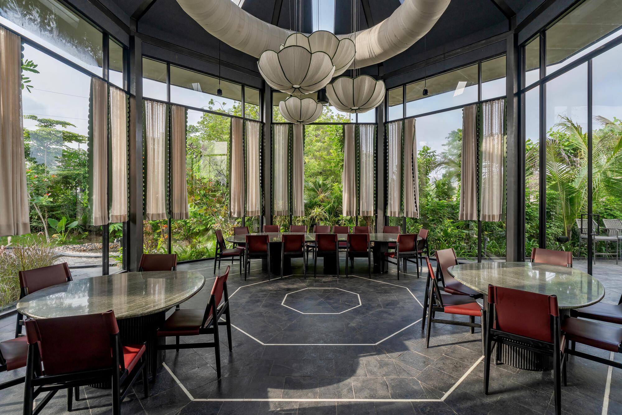 Gallery of K's Verandah / Hiren Patel Architects + Design - 6