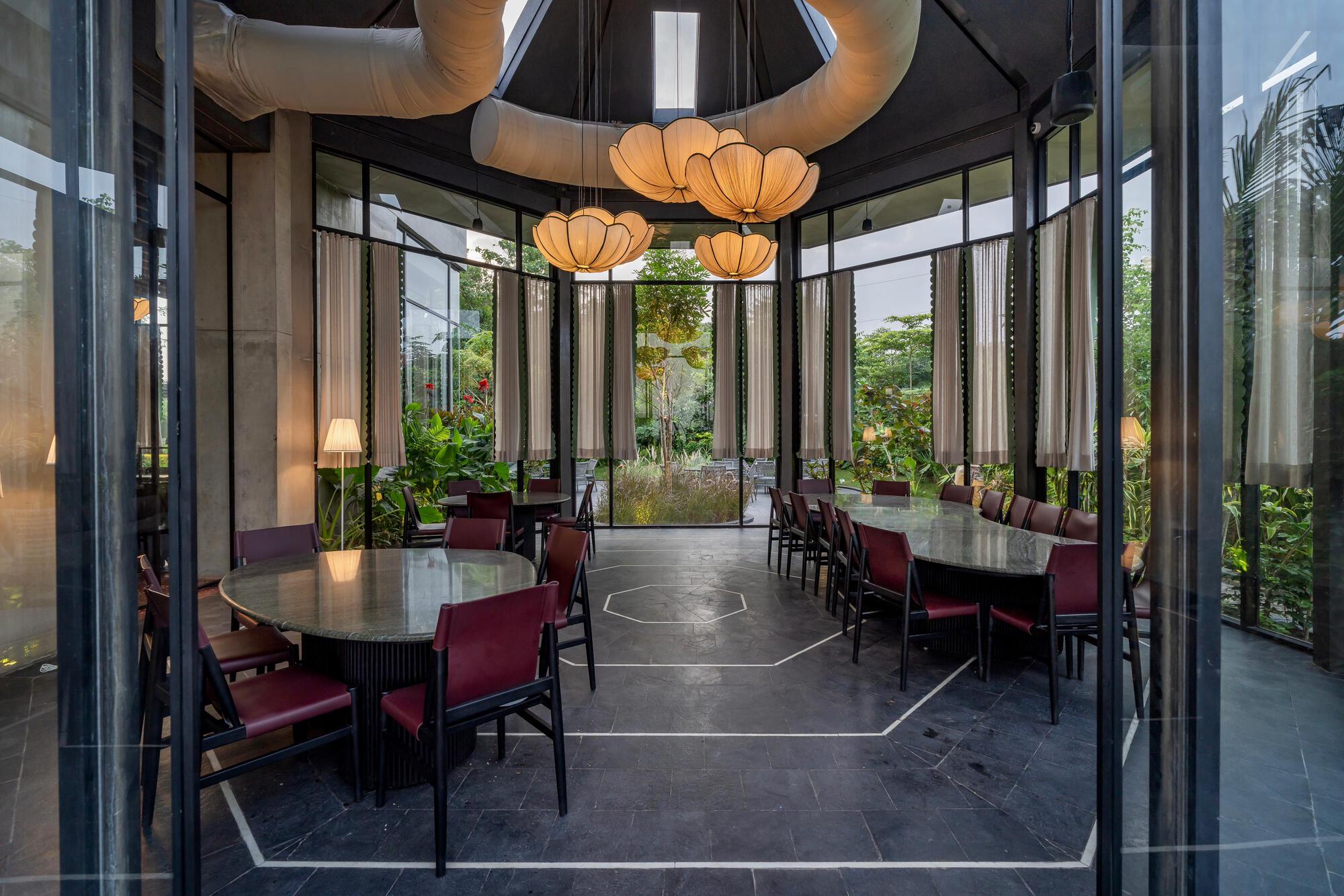Gallery of K's Verandah / Hiren Patel Architects + Design - 15