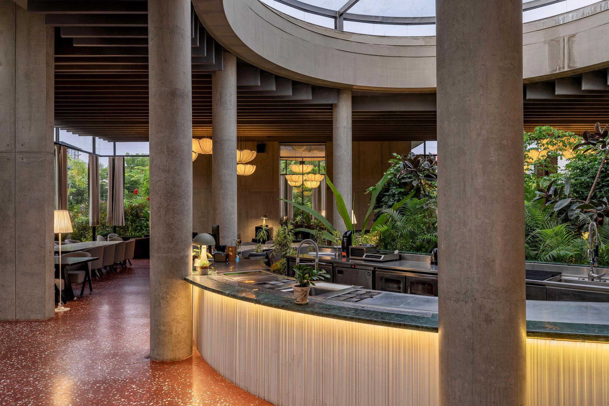 Gallery of K's Verandah / Hiren Patel Architects + Design - 17