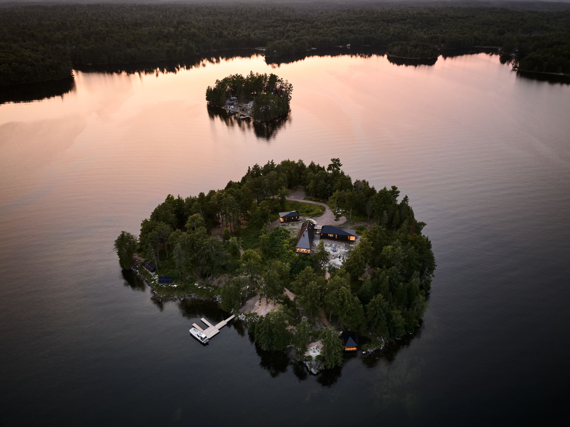 Gallery of Armstrong Cottage / Peter Braithwaite Studio - 30