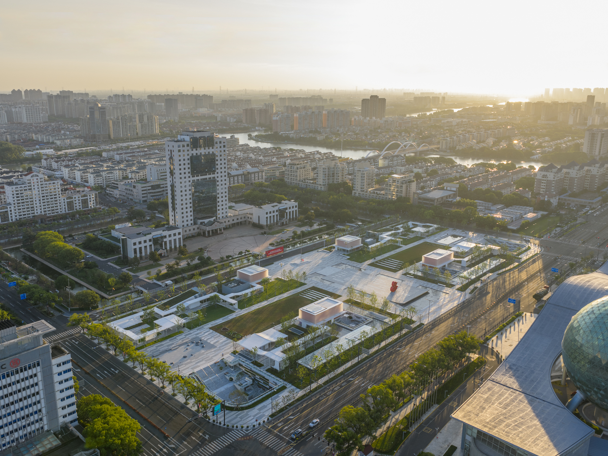 Gallery of Kunshan City Square / Dazhou And Associates - 31
