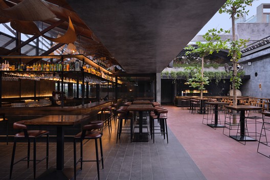 Tabula Rasa 2.0 Restaurant / 23 Degrees Design Shift | ArchDaily