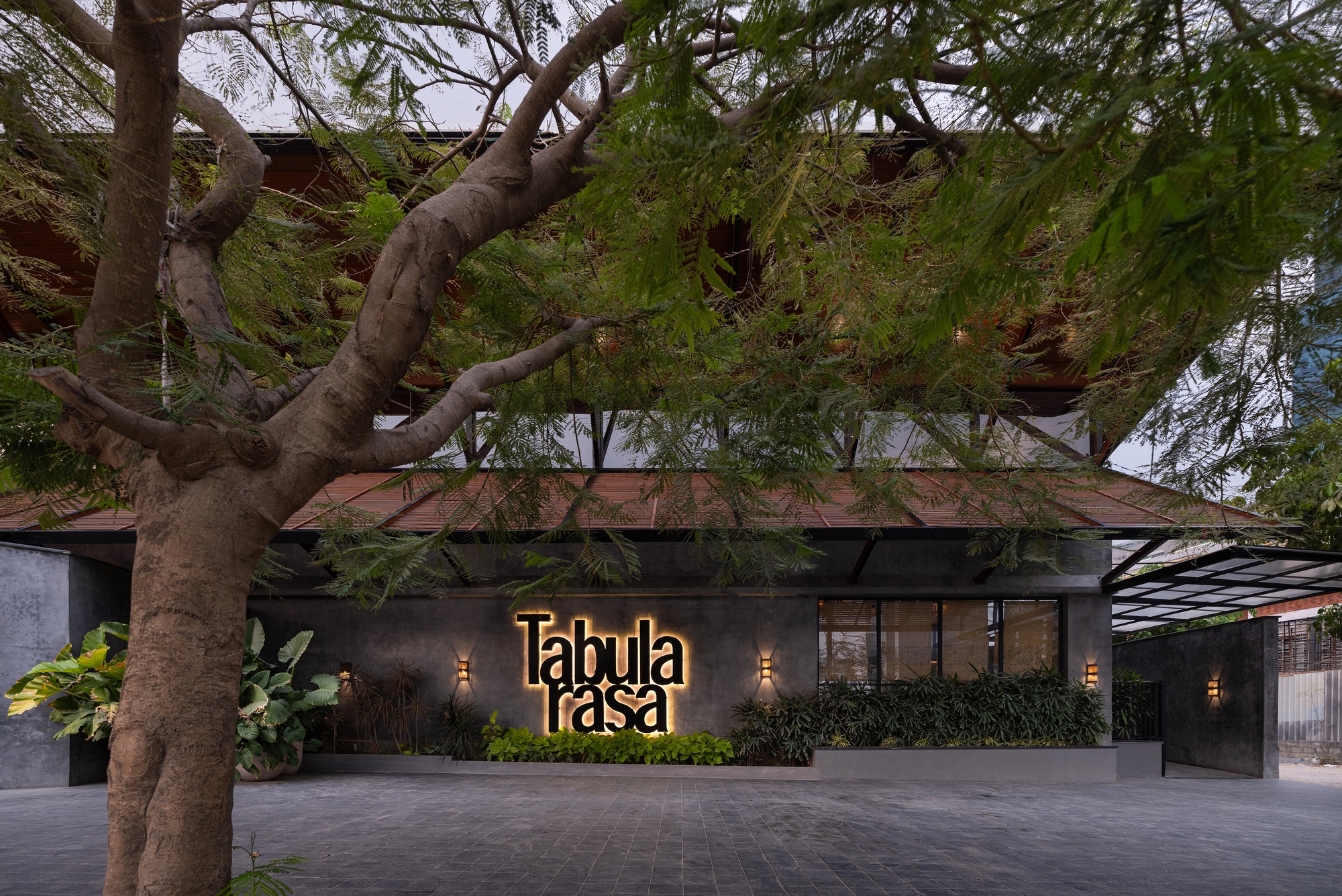 Gallery of Tabula Rasa 2.0 Restaurant / 23 Degrees Design Shift - 28