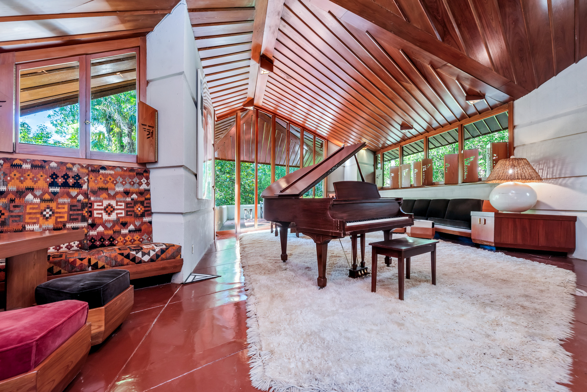 Gallery of Frank Lloyd Wright’s Fountainhead Residence Purchased by the ...
