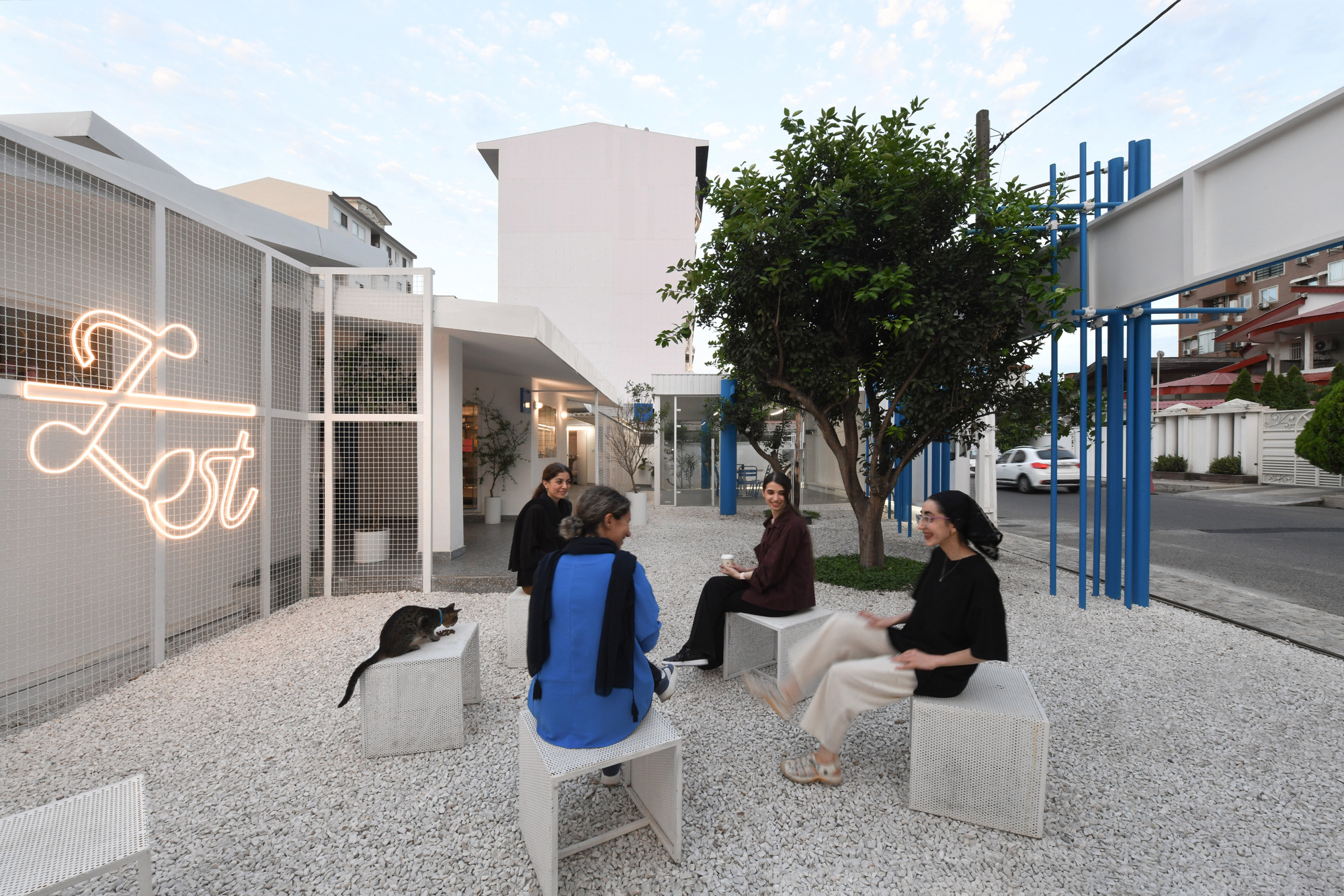 Galeria de Zest Café / VAHID JOUDI STUDIO [Architecture + Design ...