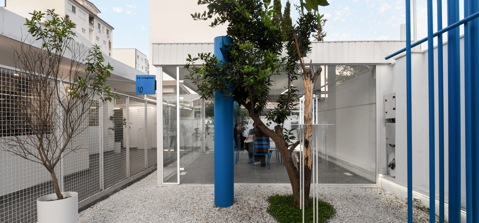 Galeria de Zest Café / VAHID JOUDI STUDIO [Architecture + Design ...