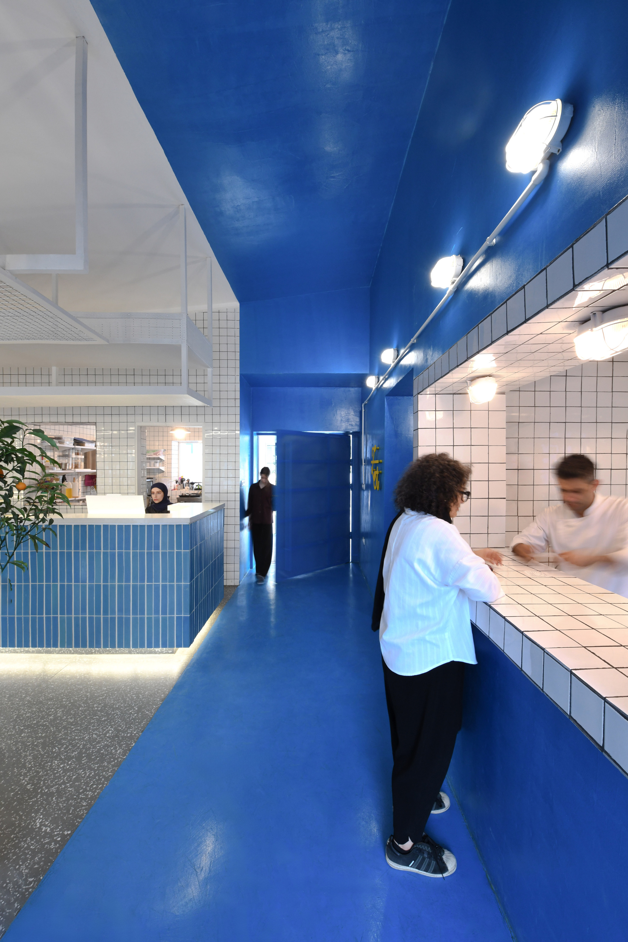 Galeria de Zest Café / VAHID JOUDI STUDIO [Architecture + Design ...