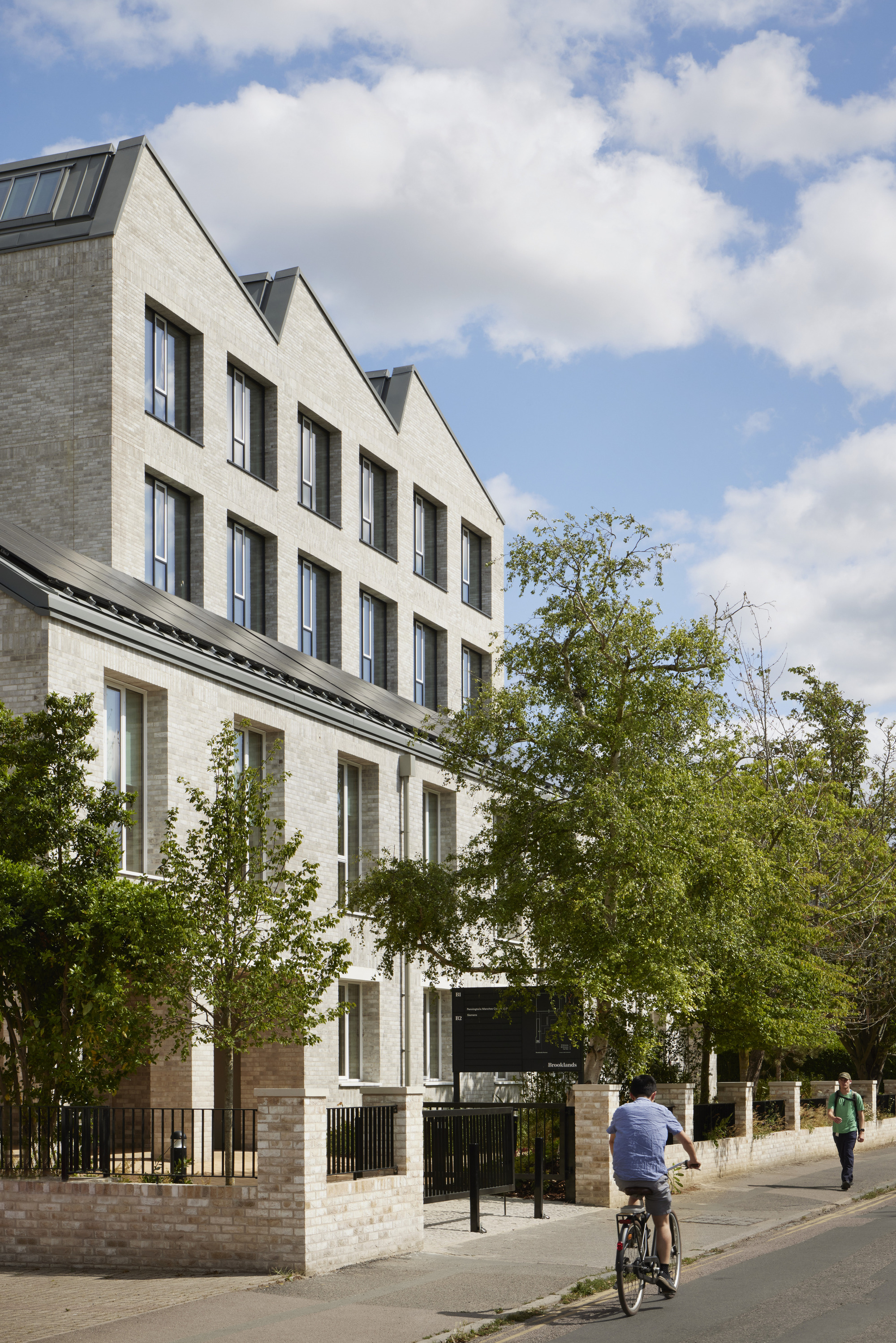 Gallery of Brooklands Workplace Campus / Allies and Morrison - 17