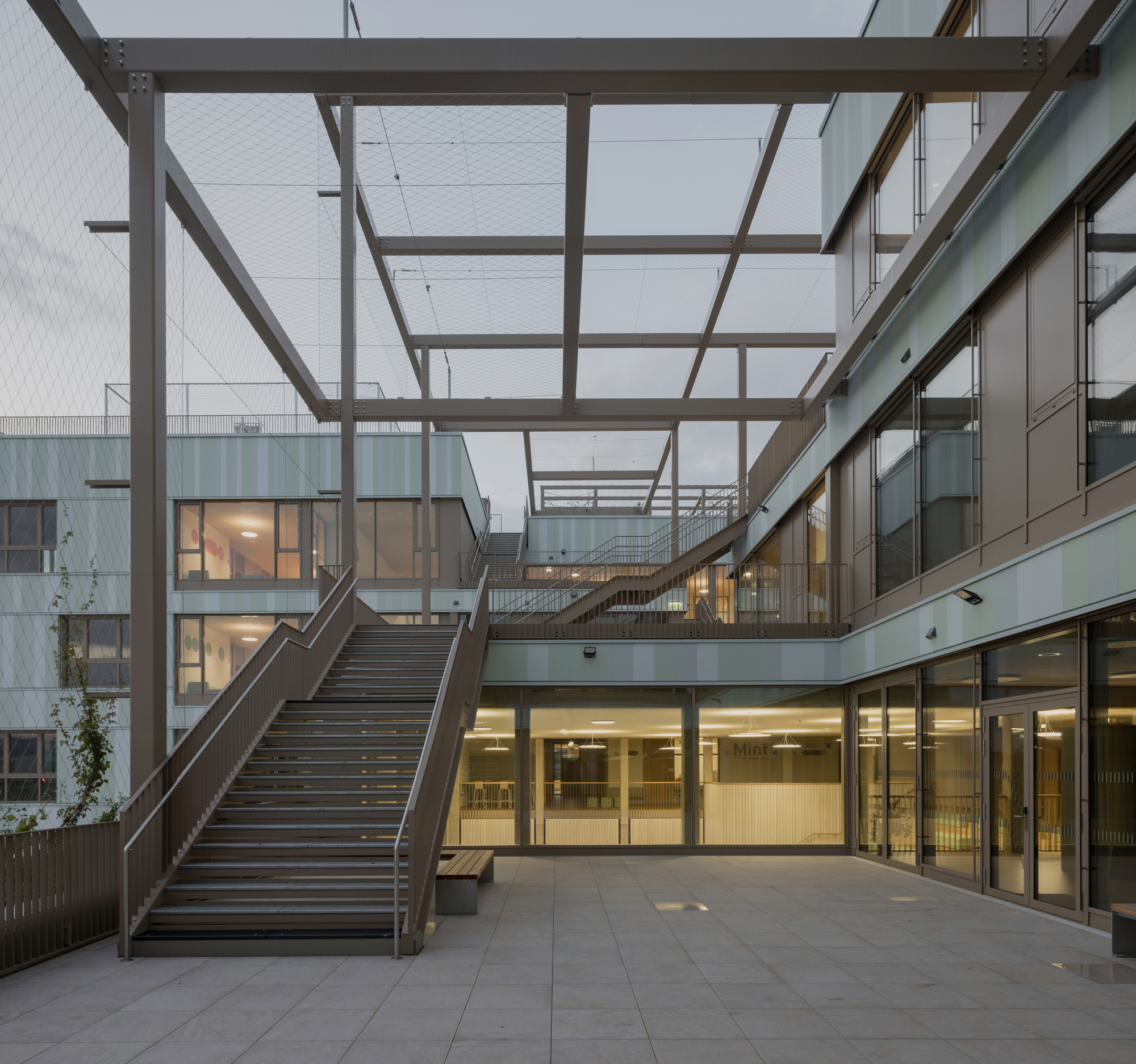 Galería de AHS Reininghaus Escuela Secundaria / j-c-k - 57