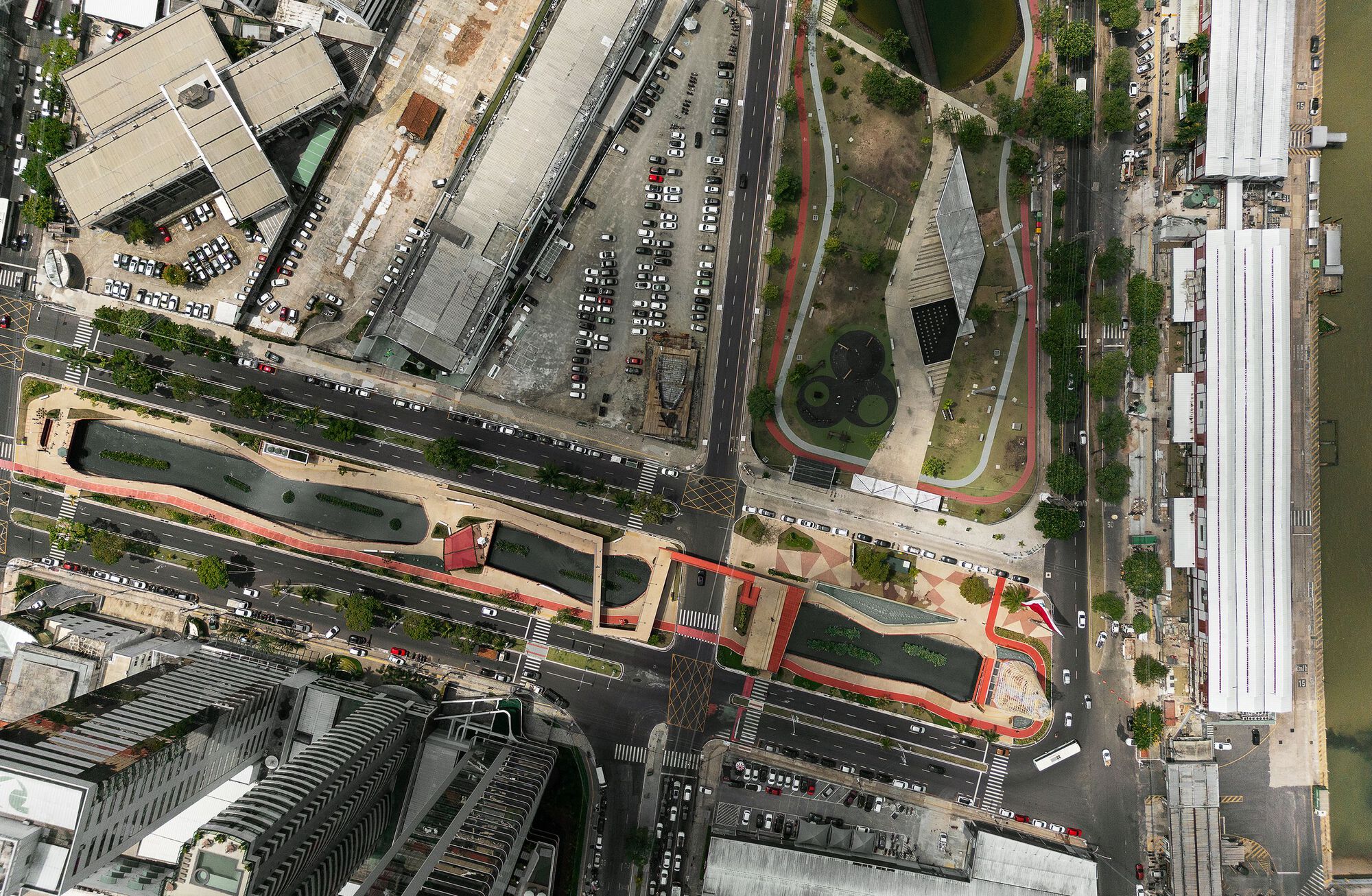 Galería de Parque Linear de Doca / Natureza Urbana - 13